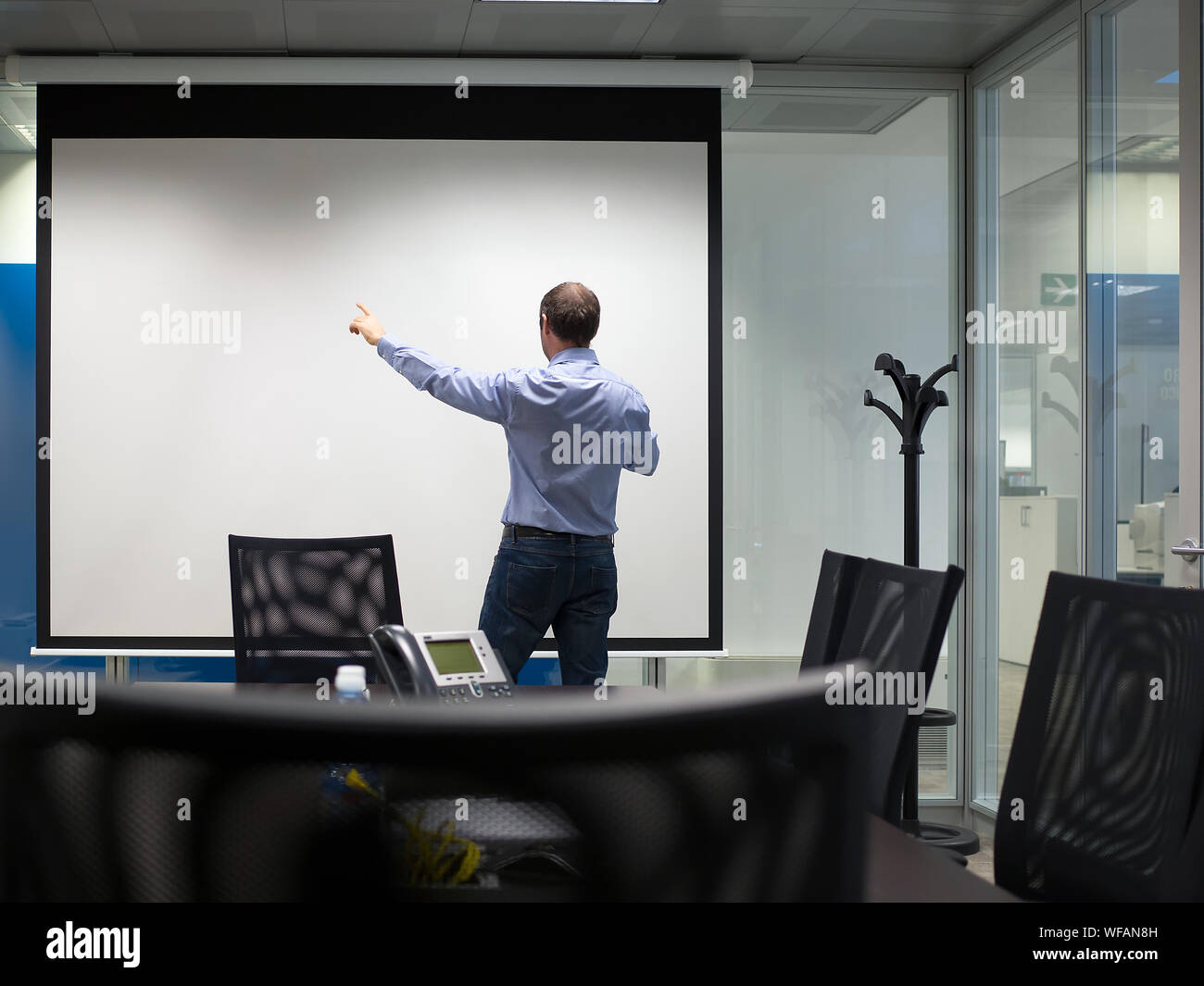 Rear projection screen hi-res stock photography and images - Alamy