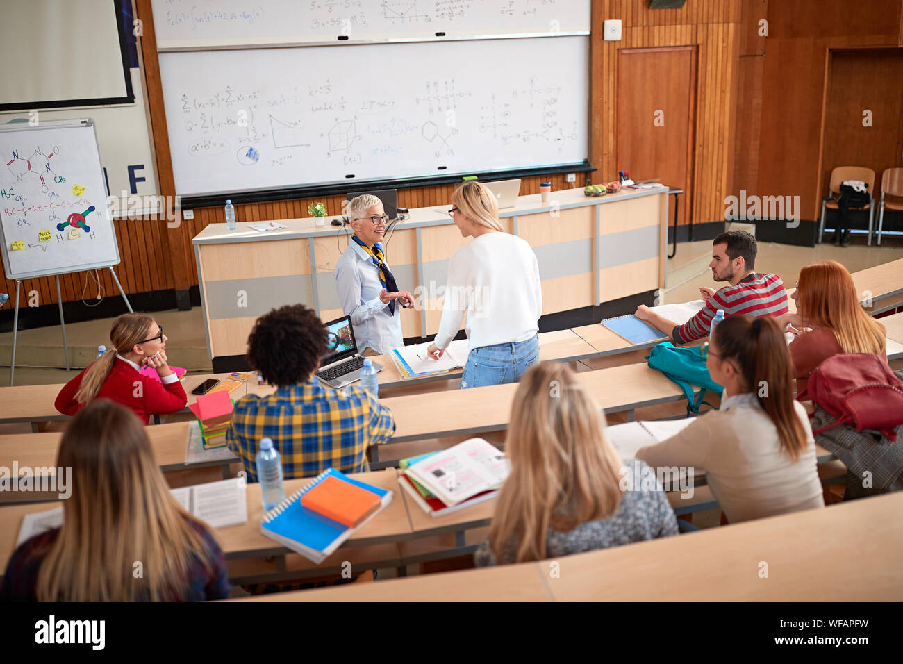 Lecturer taking class students hi-res stock photography and images - Alamy