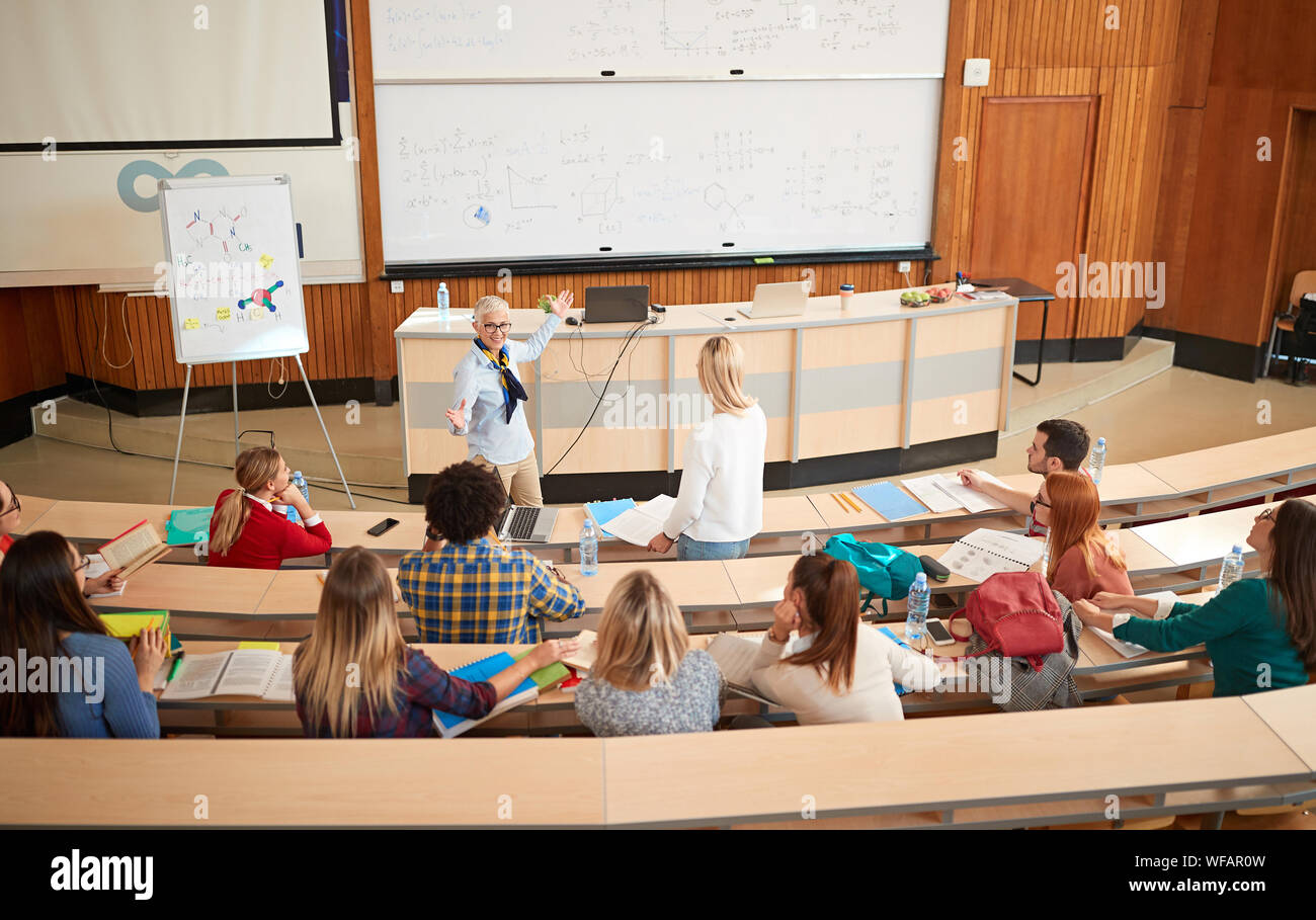 Group students presentation classroom hi-res stock photography and ...