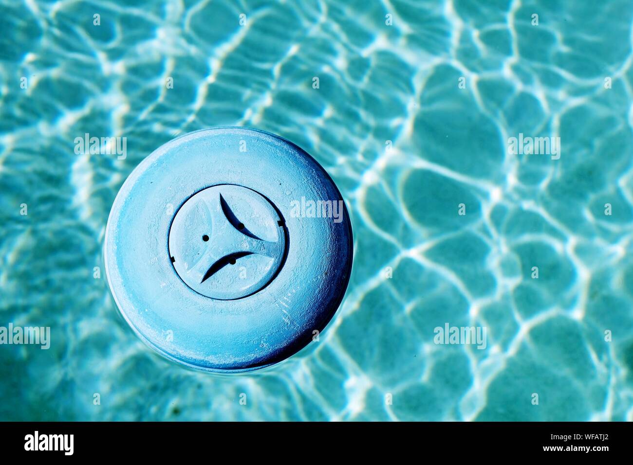Object floating in water hi-res stock photography and images - Alamy