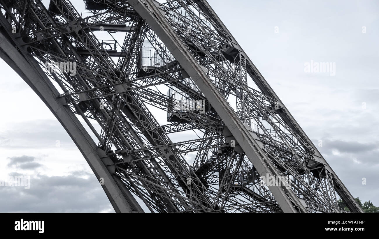 Eiffel tower man hi-res stock photography and images - Alamy