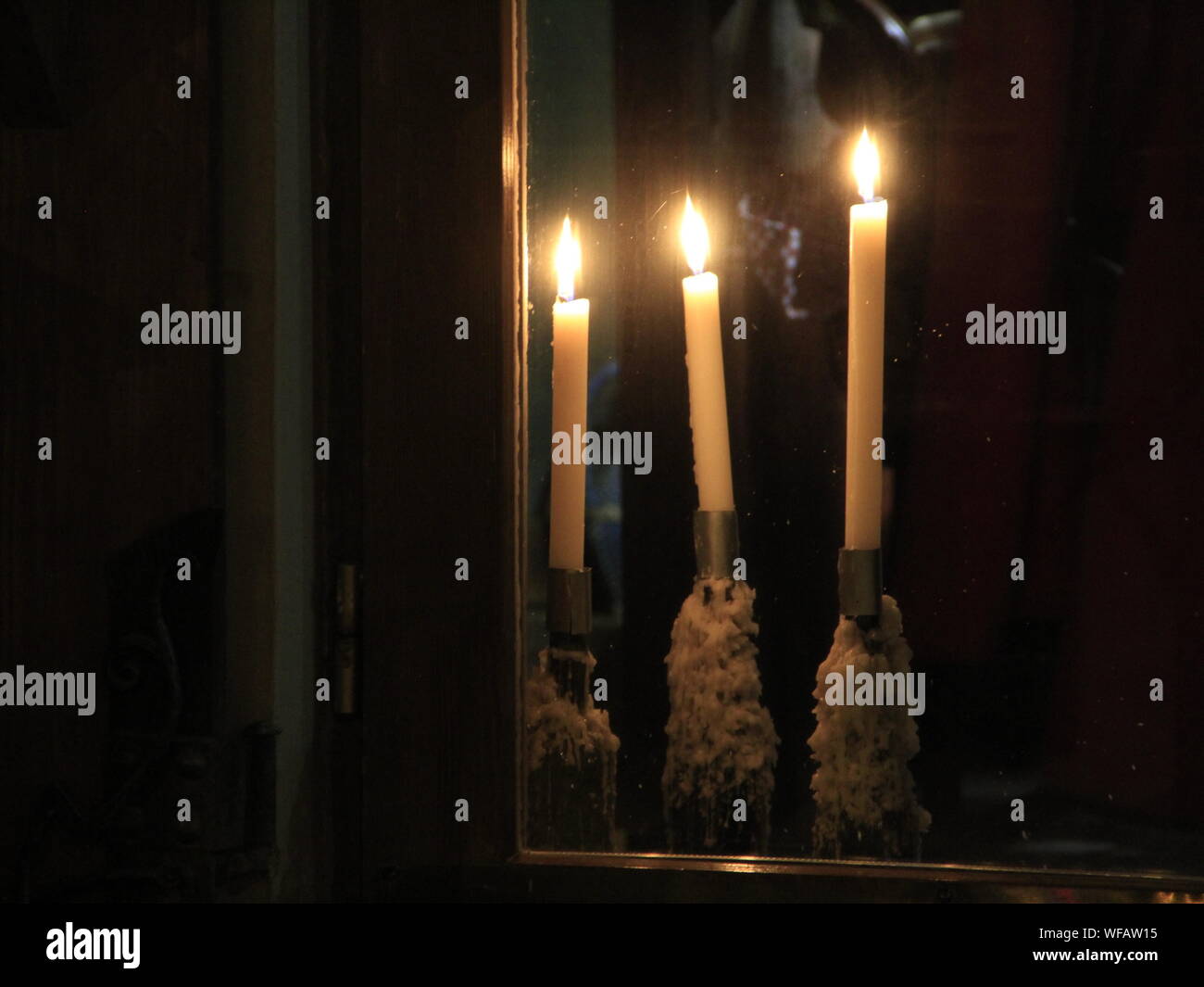 Candle reflecting in mirror hi-res stock photography and images - Alamy