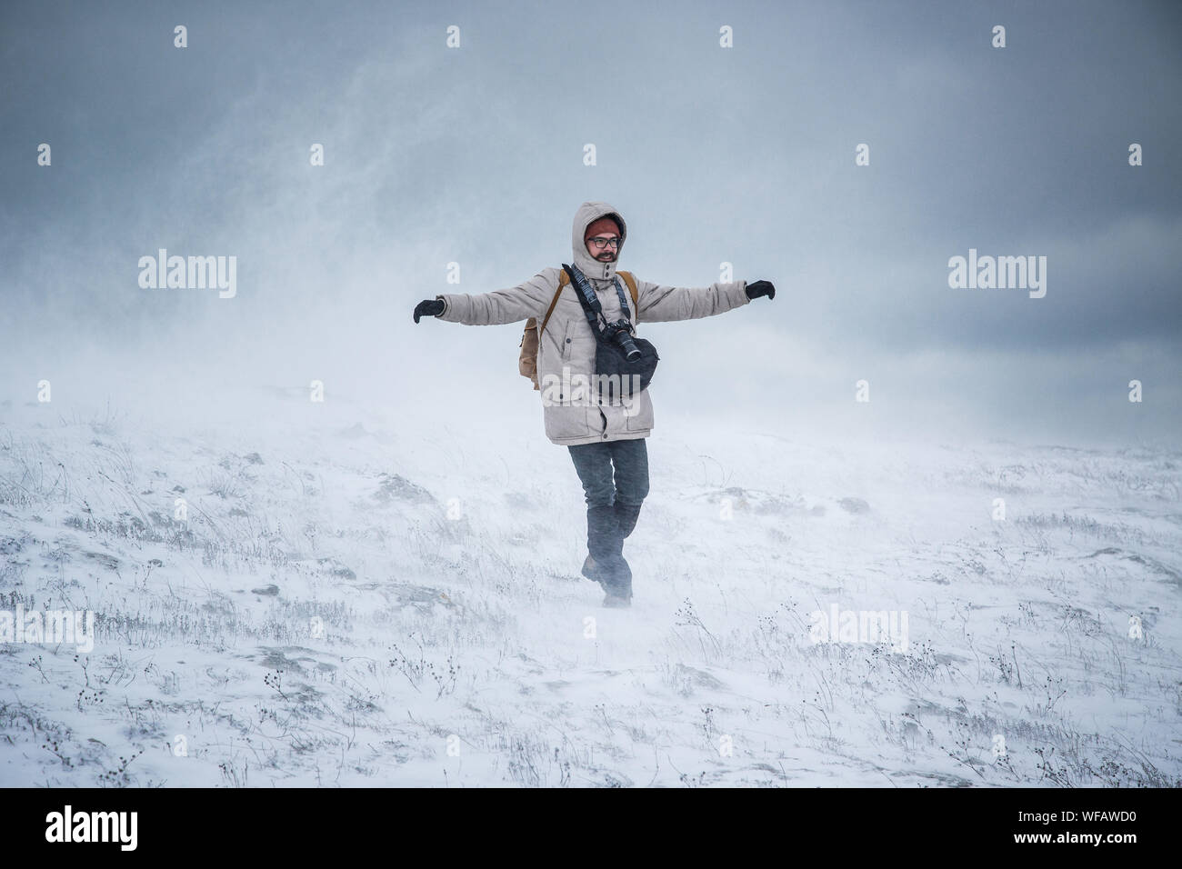 Man shivering snow hi-res stock photography and images - Alamy
