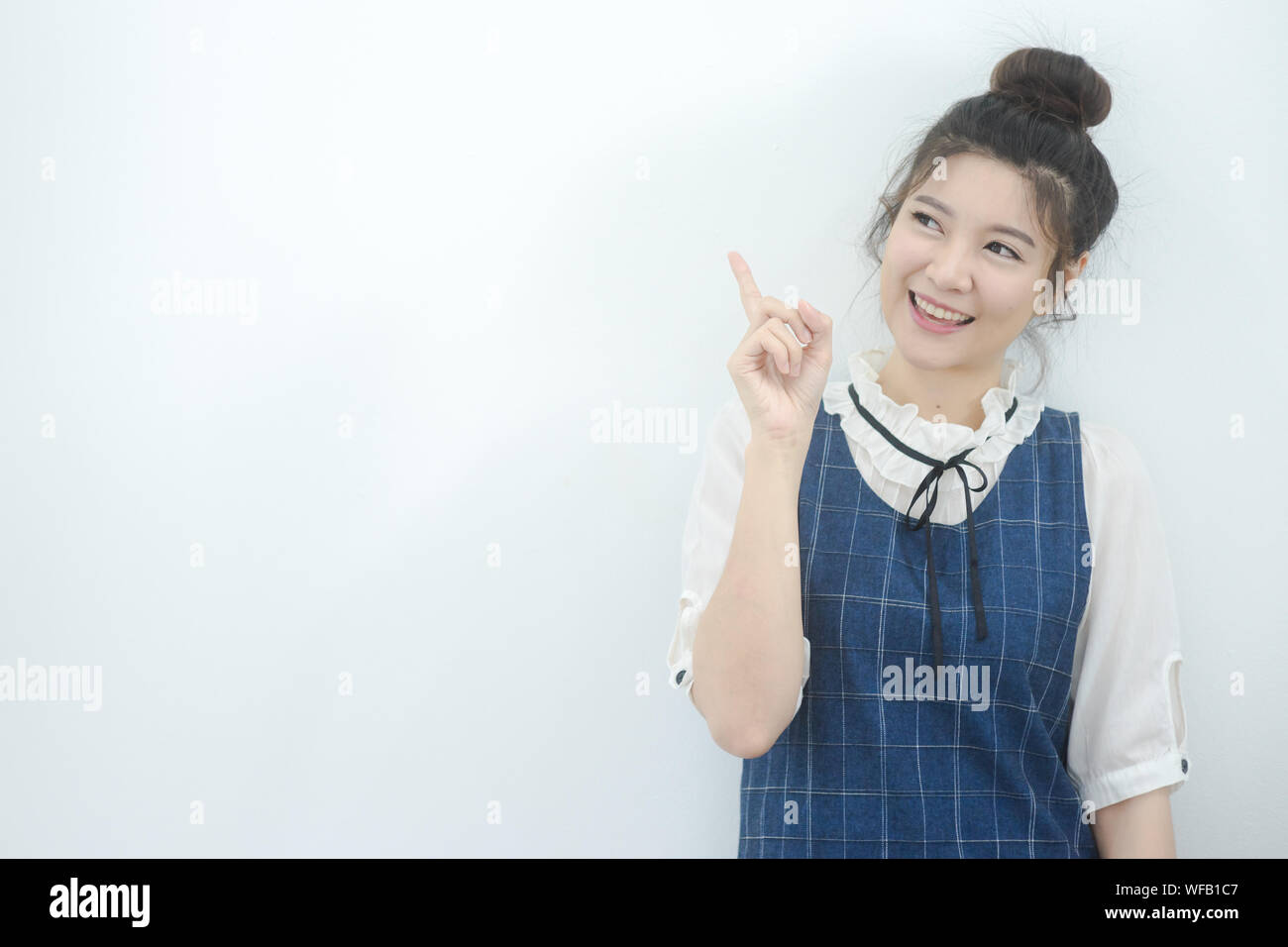 Pointing background hi-res stock photography and images - Alamy