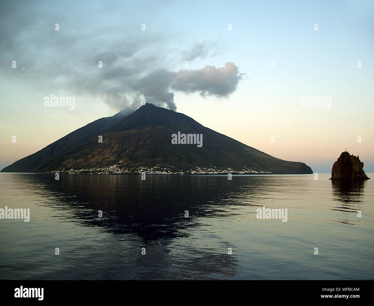 Stromboli view hi-res stock photography and images - Alamy