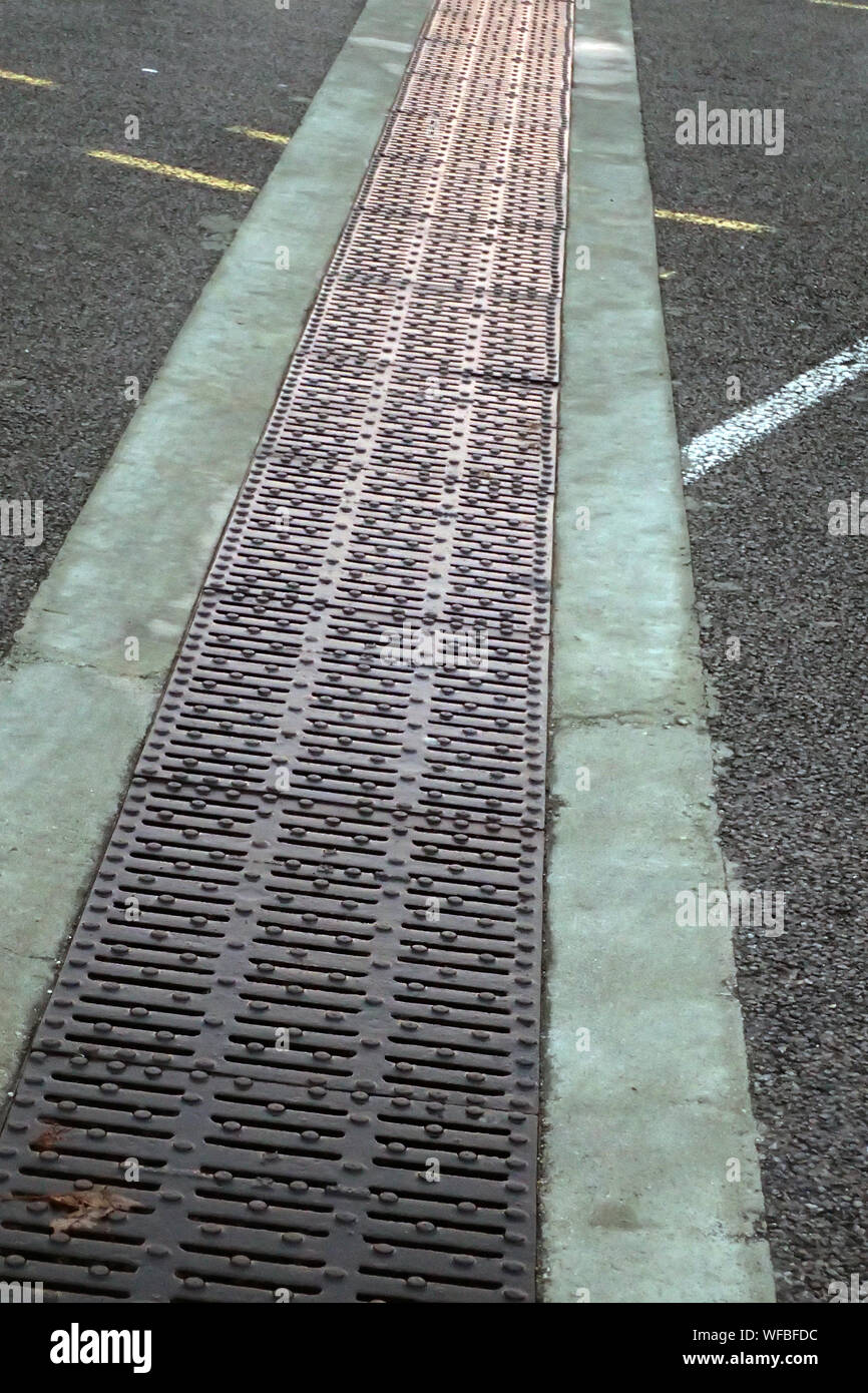 Angle divider hi-res stock photography and images - Alamy