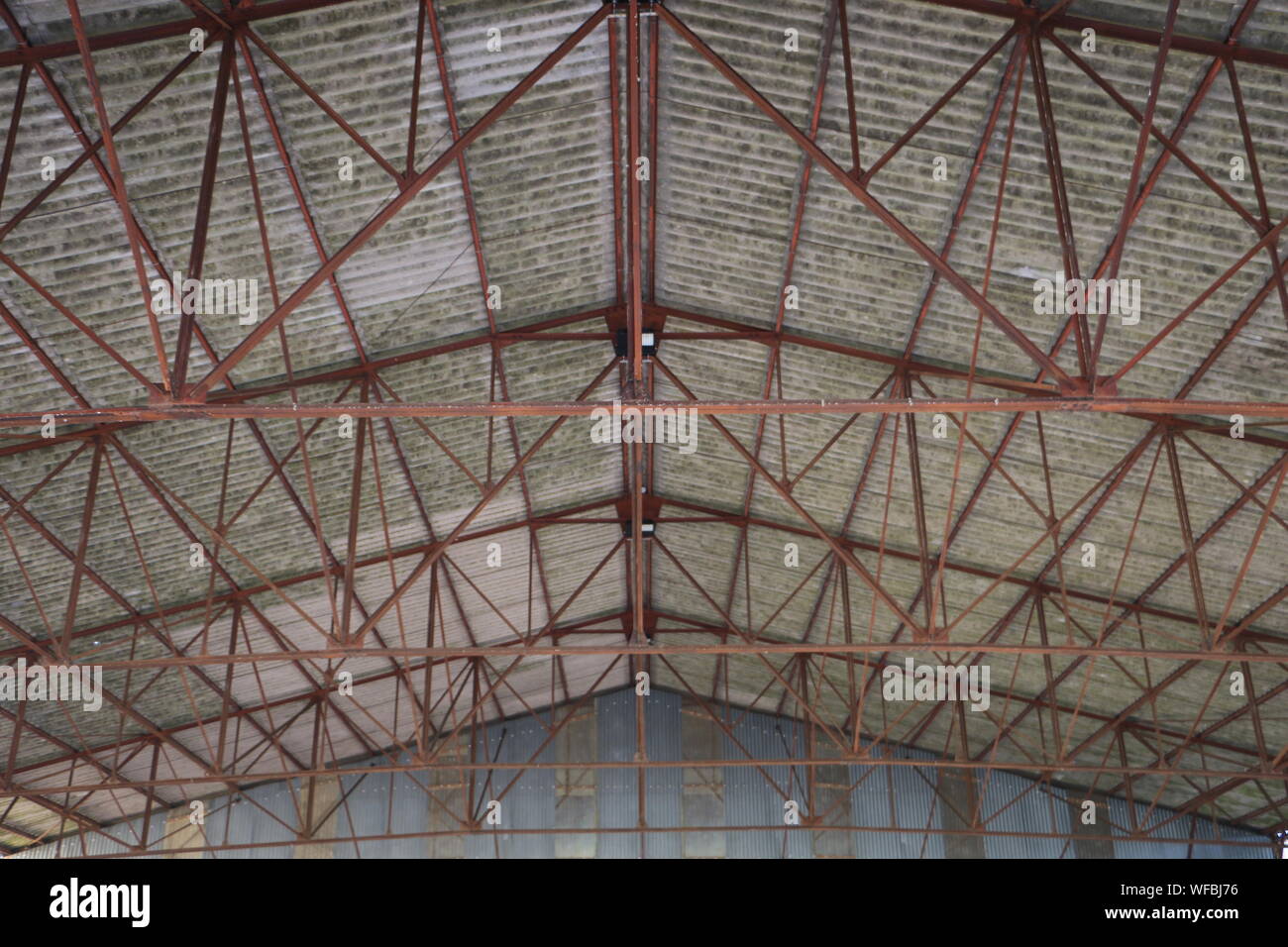 Metal beam beams hi-res stock photography and images - Alamy