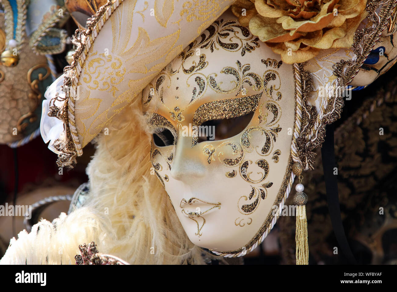 Venice mask in store on the street Stock Photo - Alamy