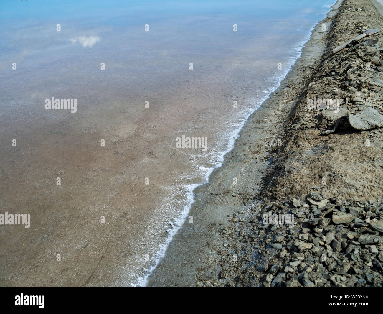 Salt evaporation ponds asia hi-res stock photography and images - Alamy
