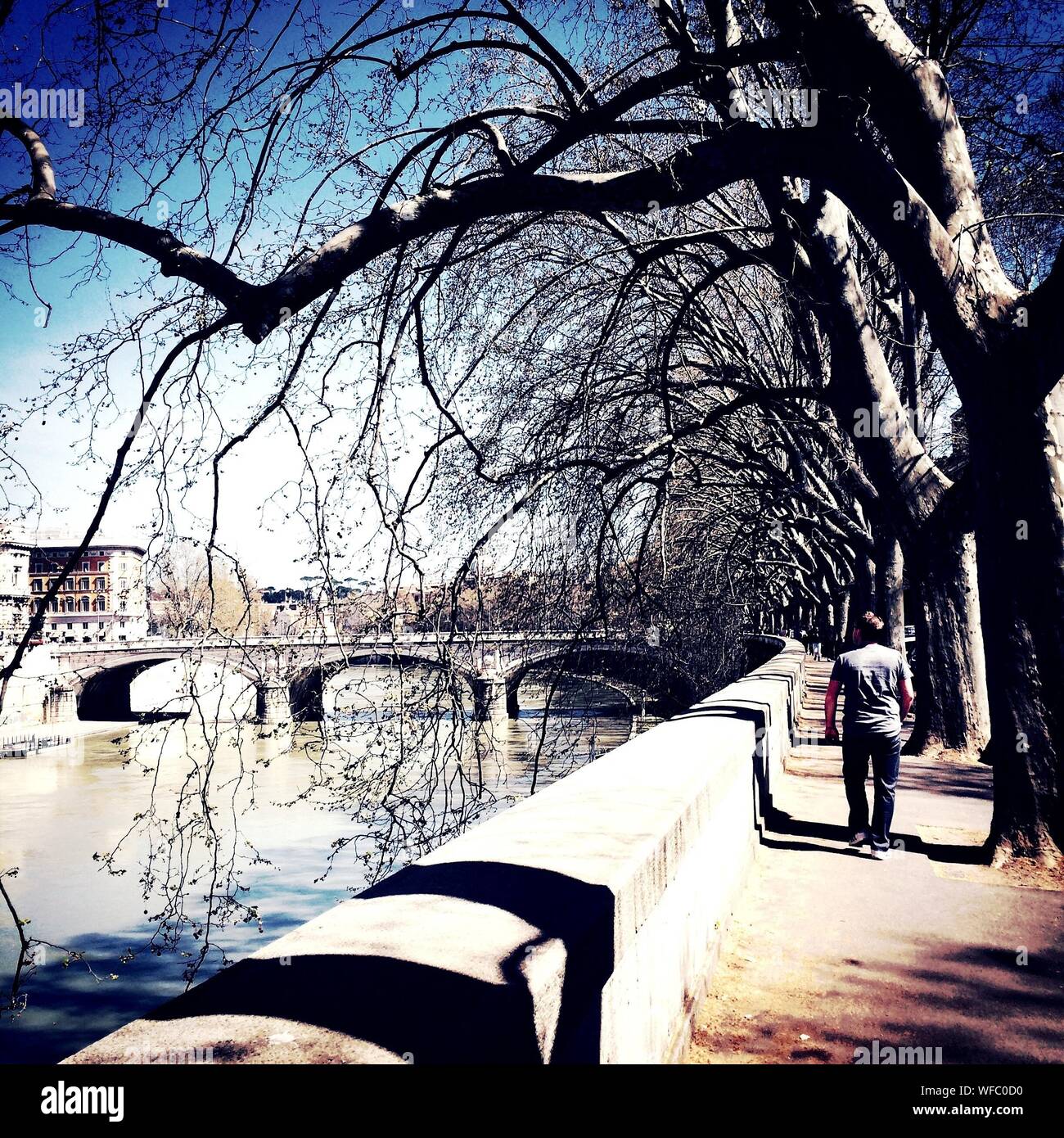 Wall over canal hi-res stock photography and images - Alamy