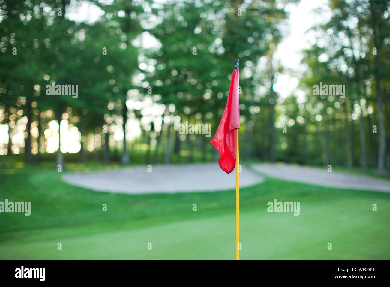 Flag golf course hi-res stock photography and images - Alamy