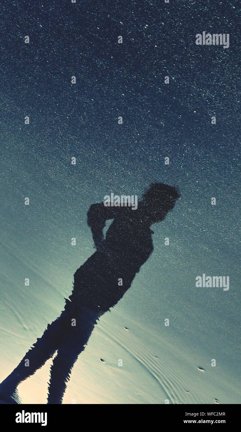 Shadow in water hi-res stock photography and images - Alamy