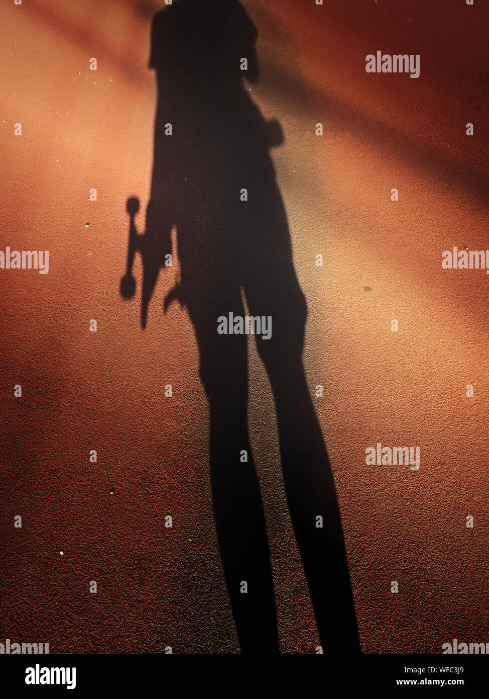 Woman outline shadow hi-res stock photography and images - Alamy