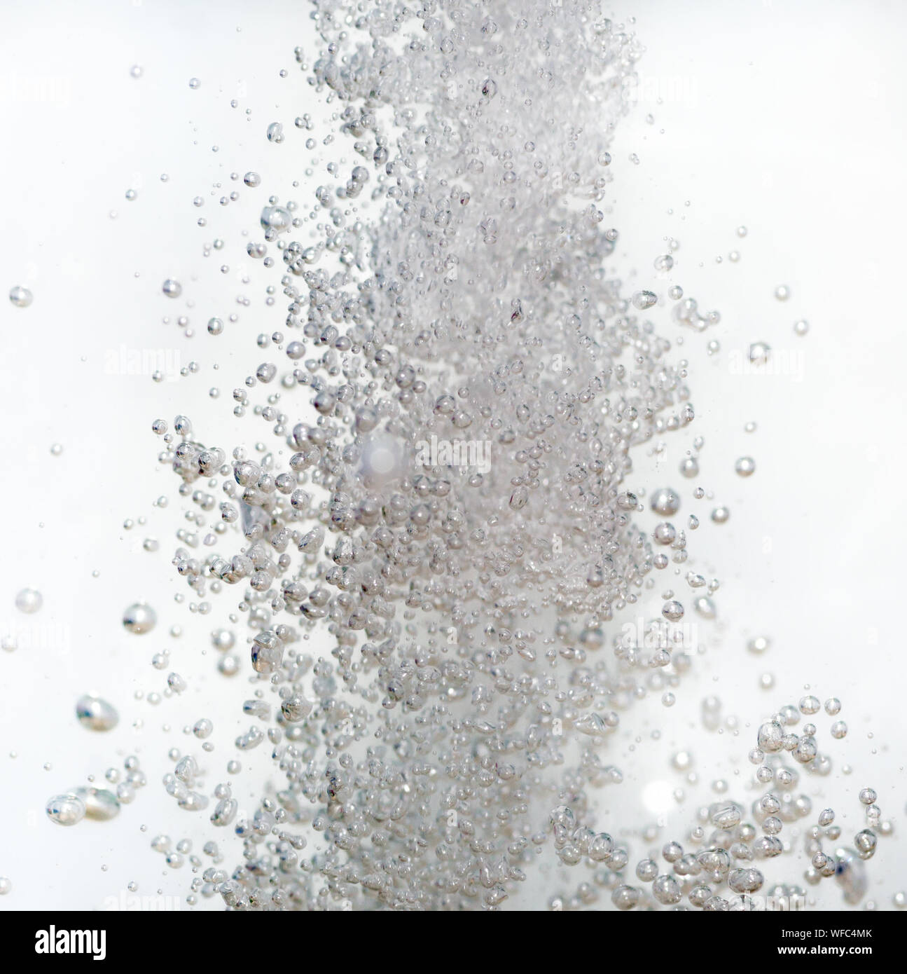 Liquid mercury drops hi-res stock photography and images - Alamy