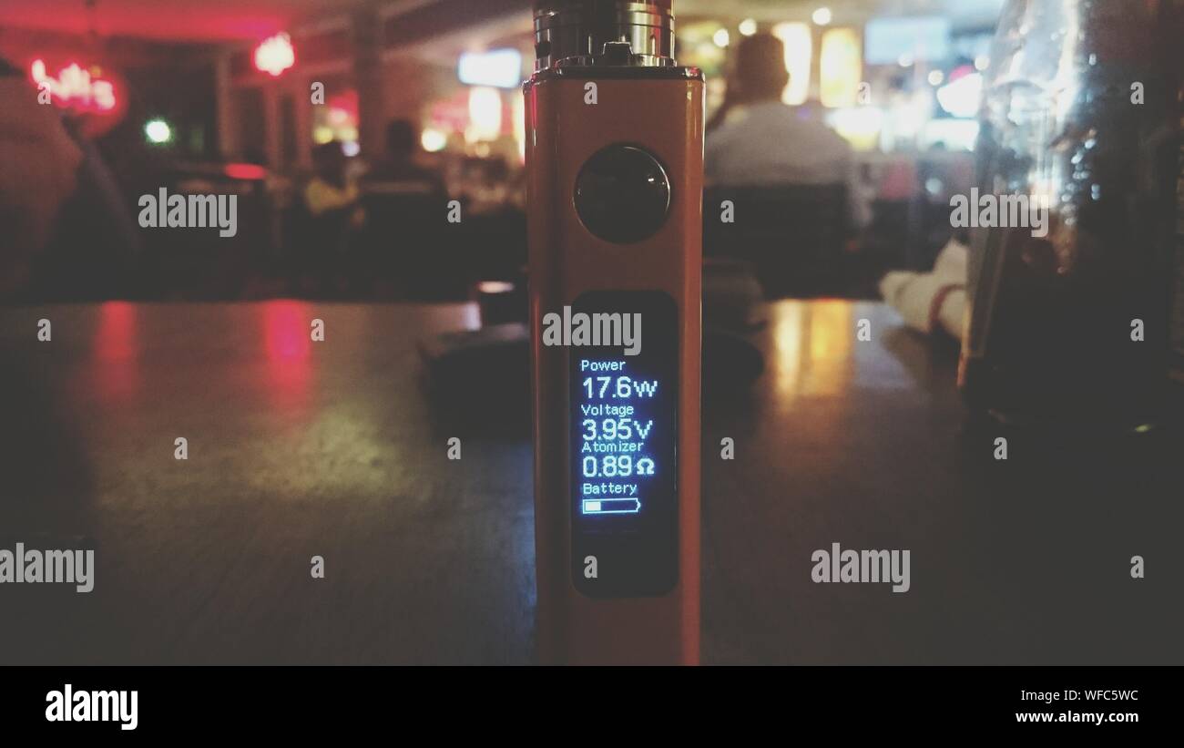 Cigarette counter hi-res stock photography and images - Alamy