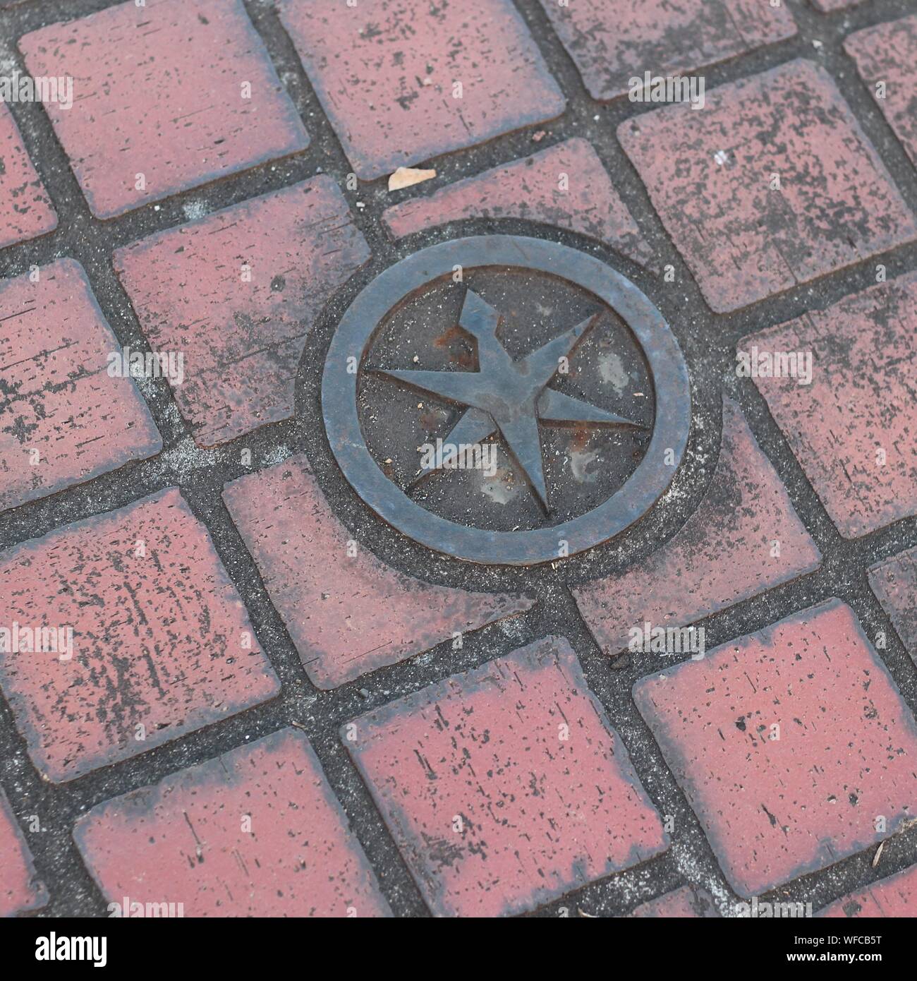 Sewer lid hi-res stock photography and images - Alamy