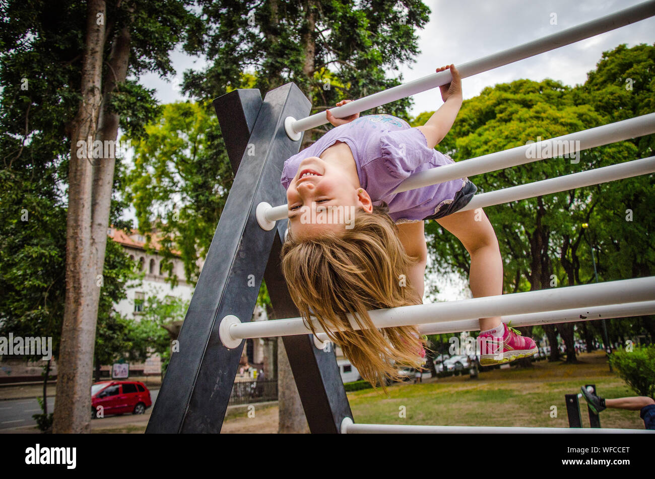 Hanging activity hi-res stock photography and images - Alamy
