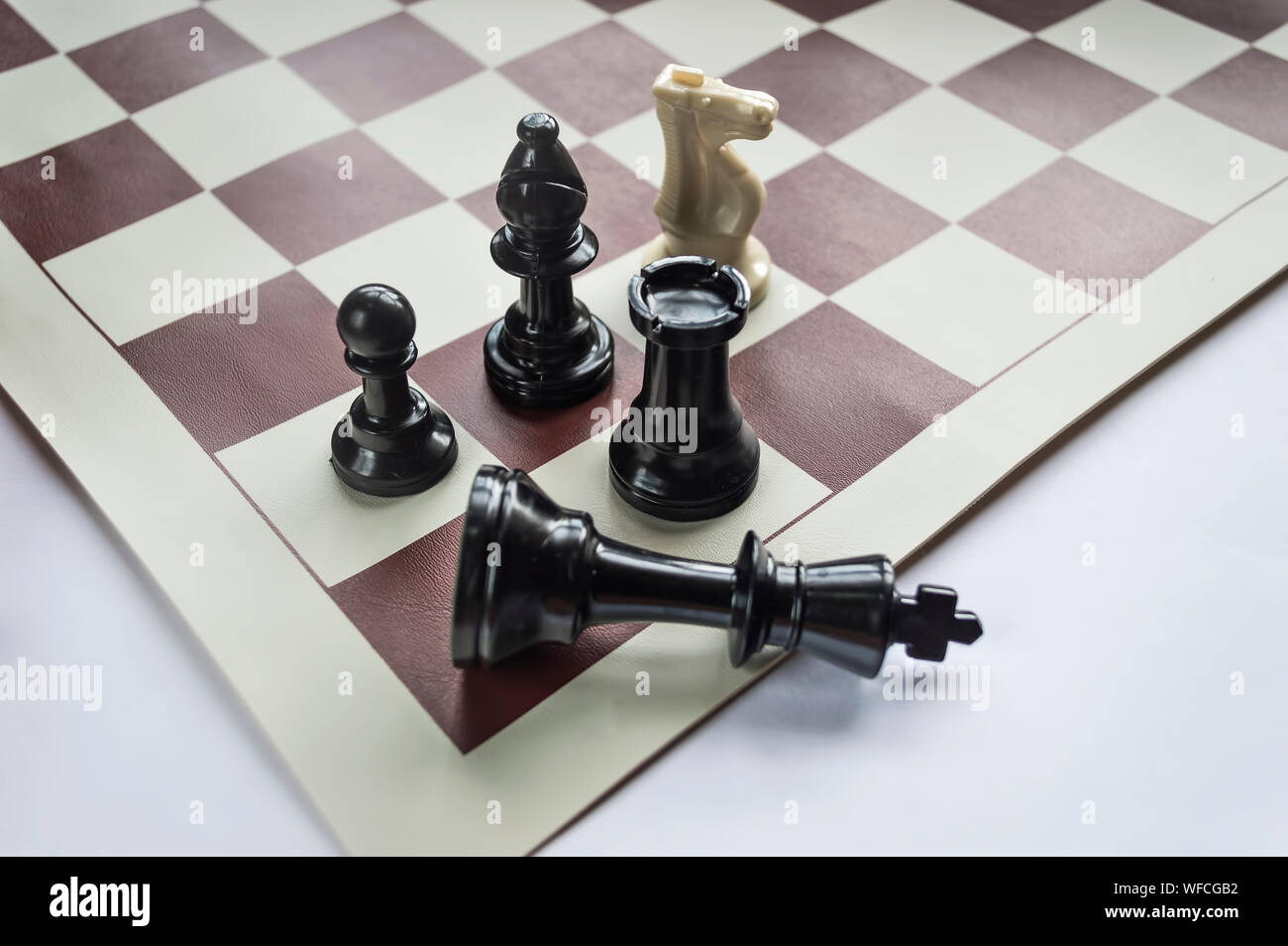 Five chess pieces hi-res stock photography and images - Alamy