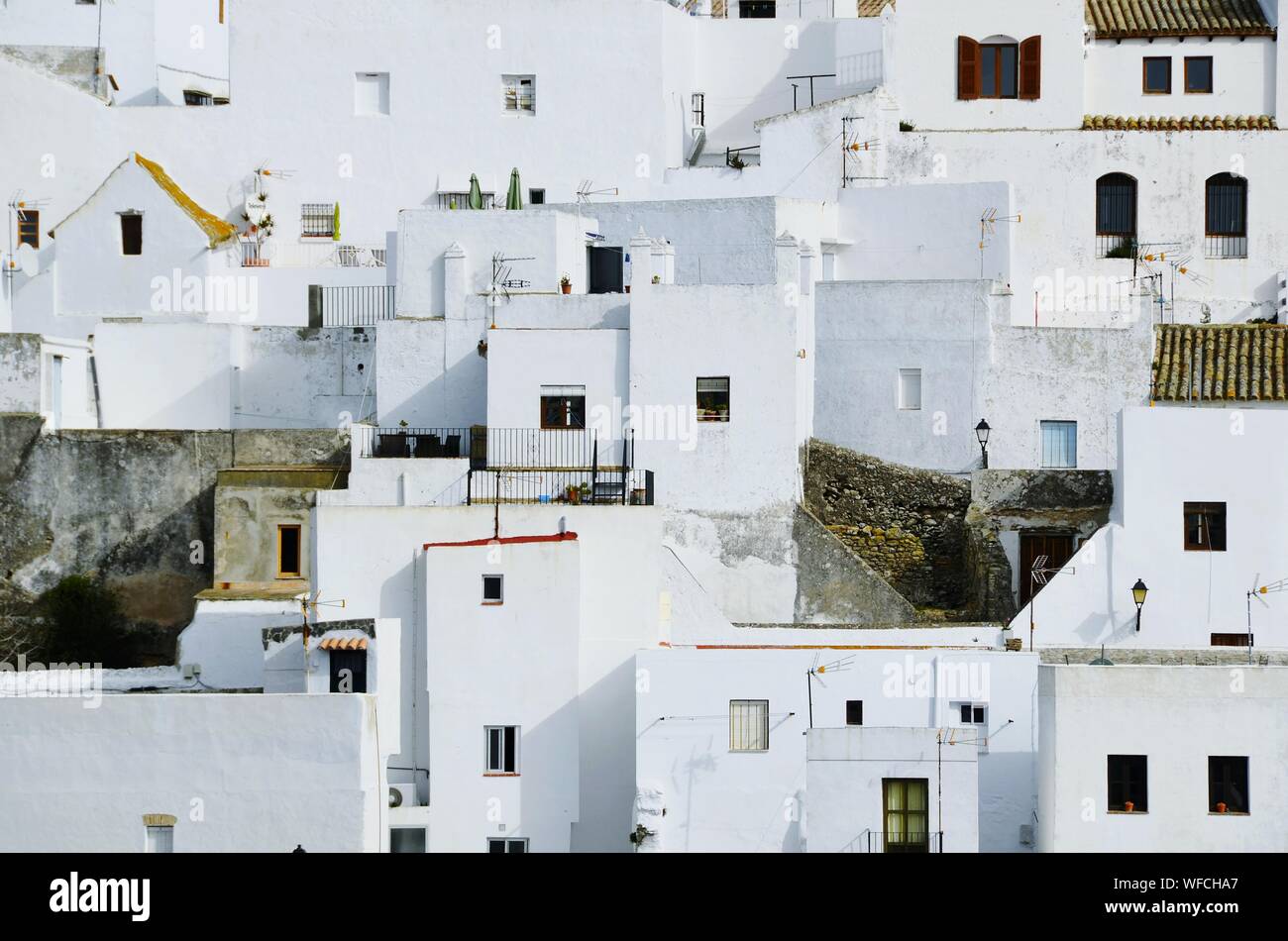 White town buildings hi-res stock photography and images - Alamy