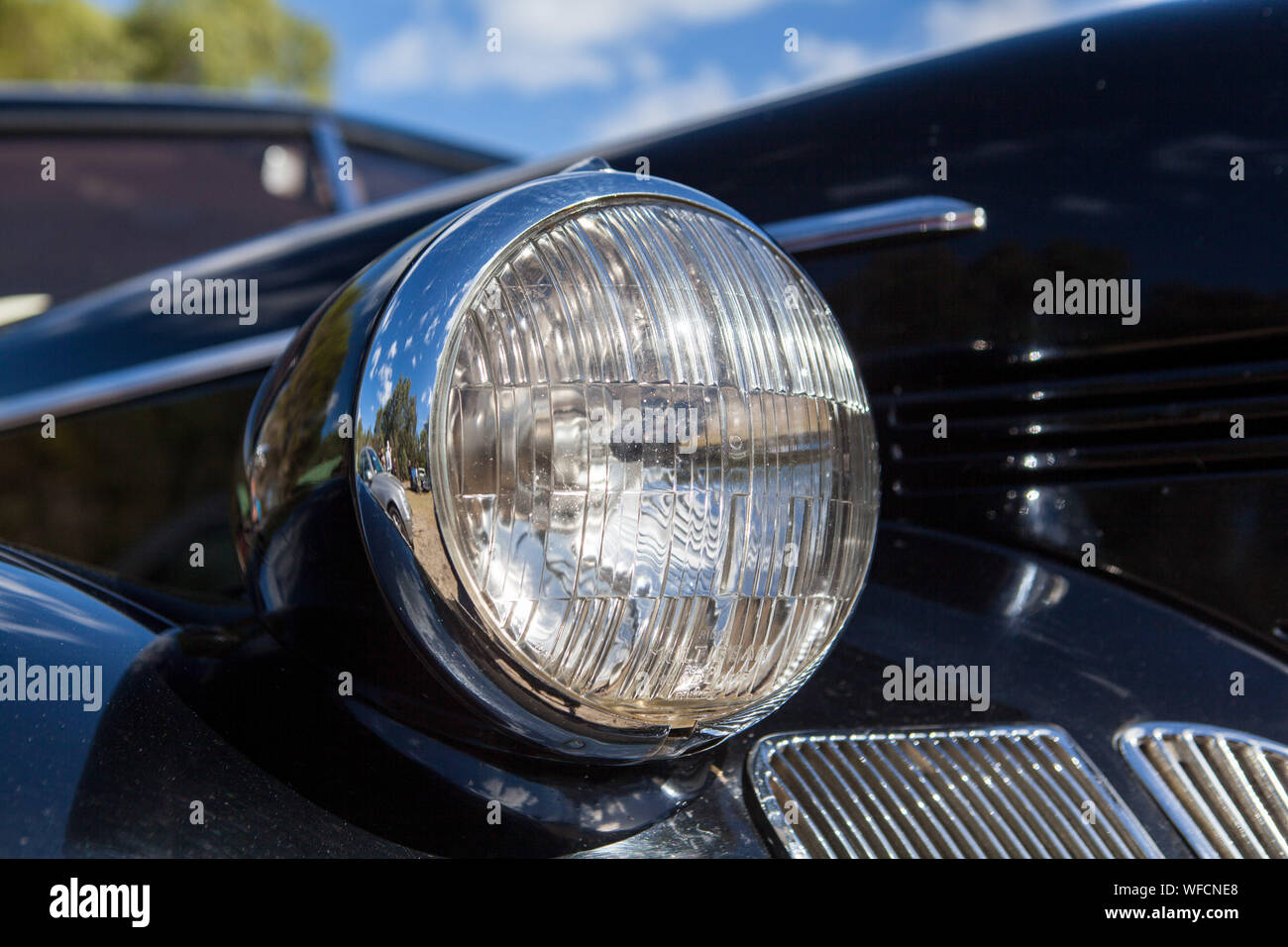 Vintage car headlight hi-res stock photography and images - Alamy