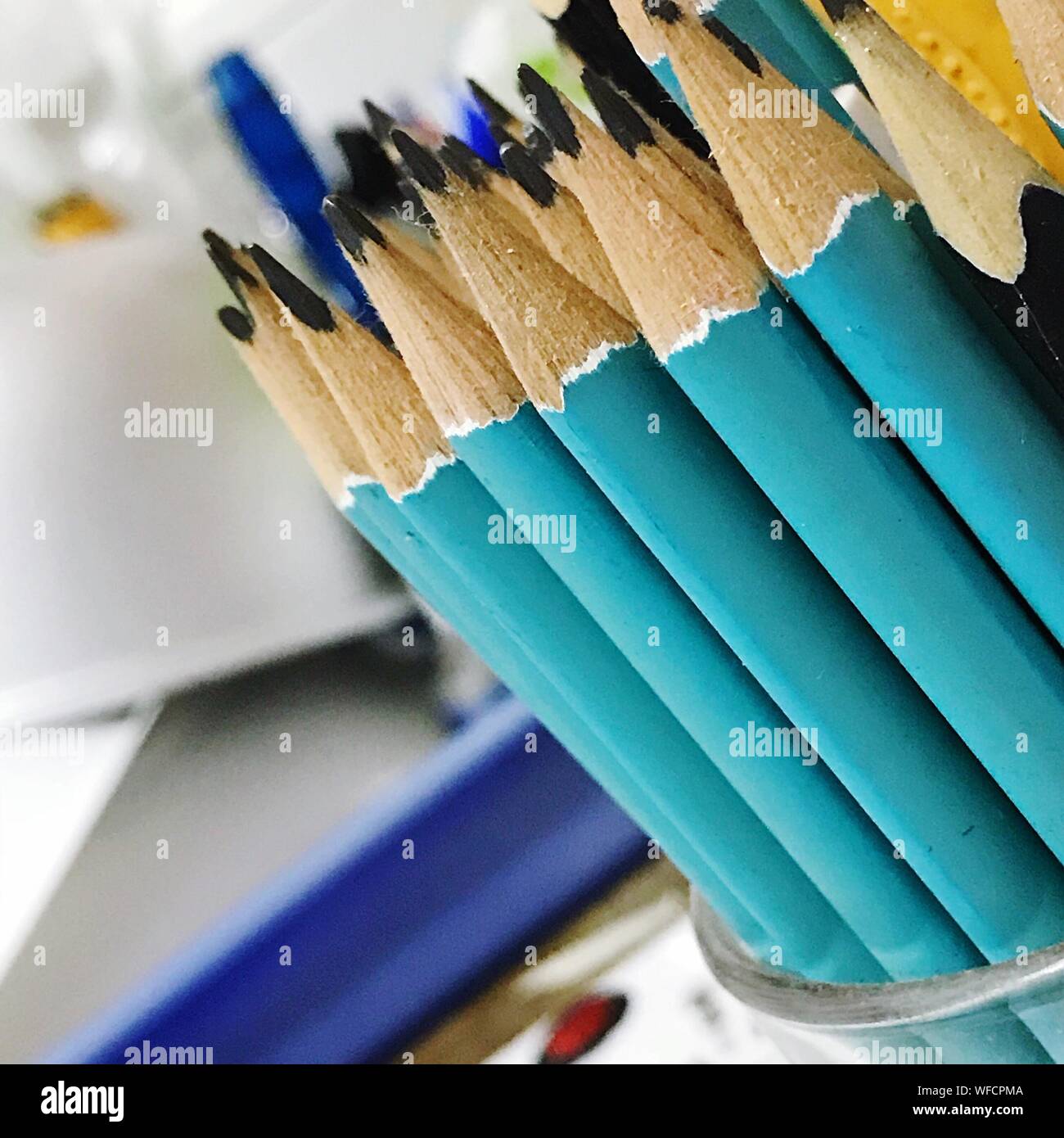 Turquoise colored hi-res stock photography and images - Alamy