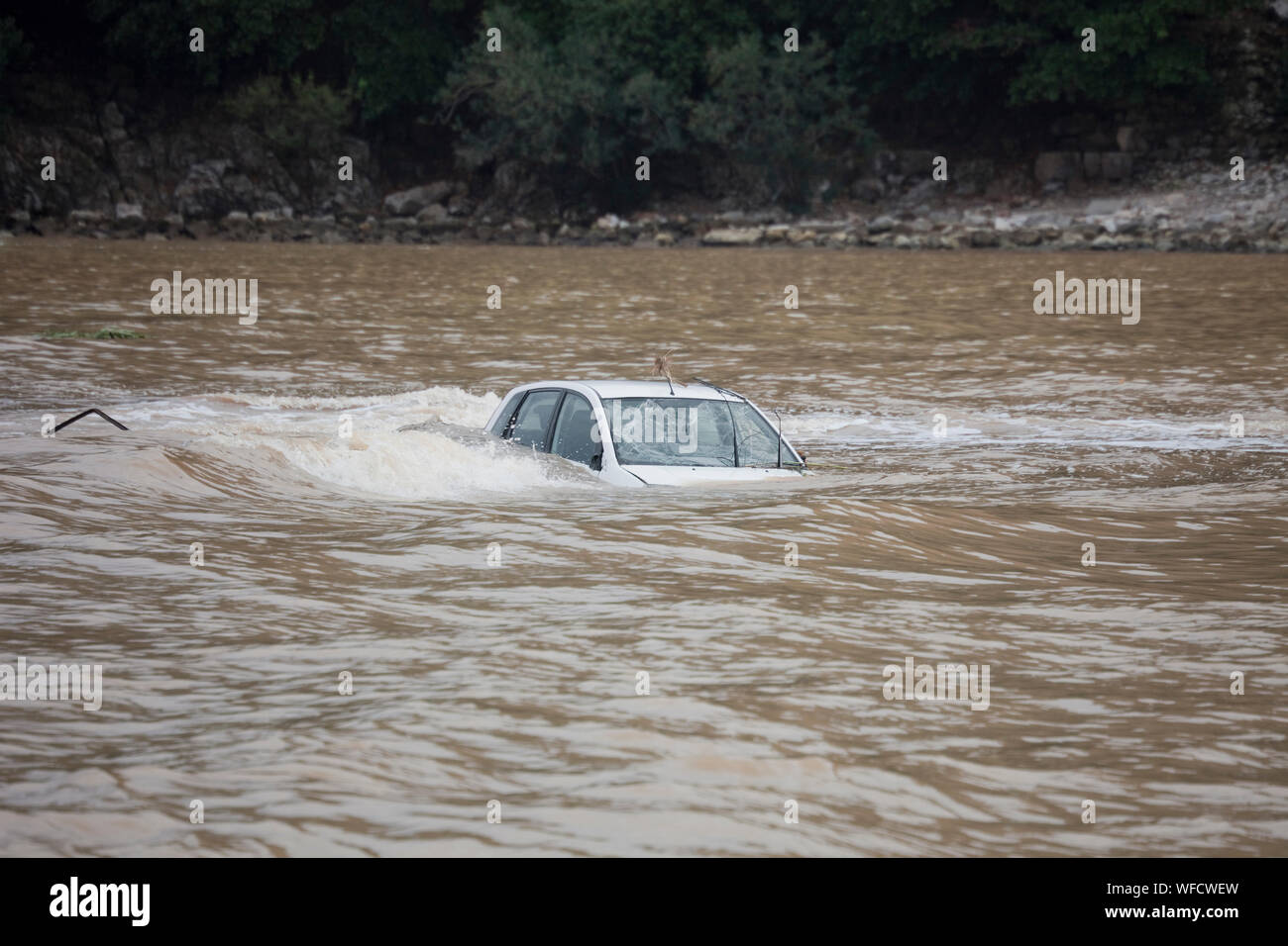 Underwater car hi-res stock photography and images - Alamy