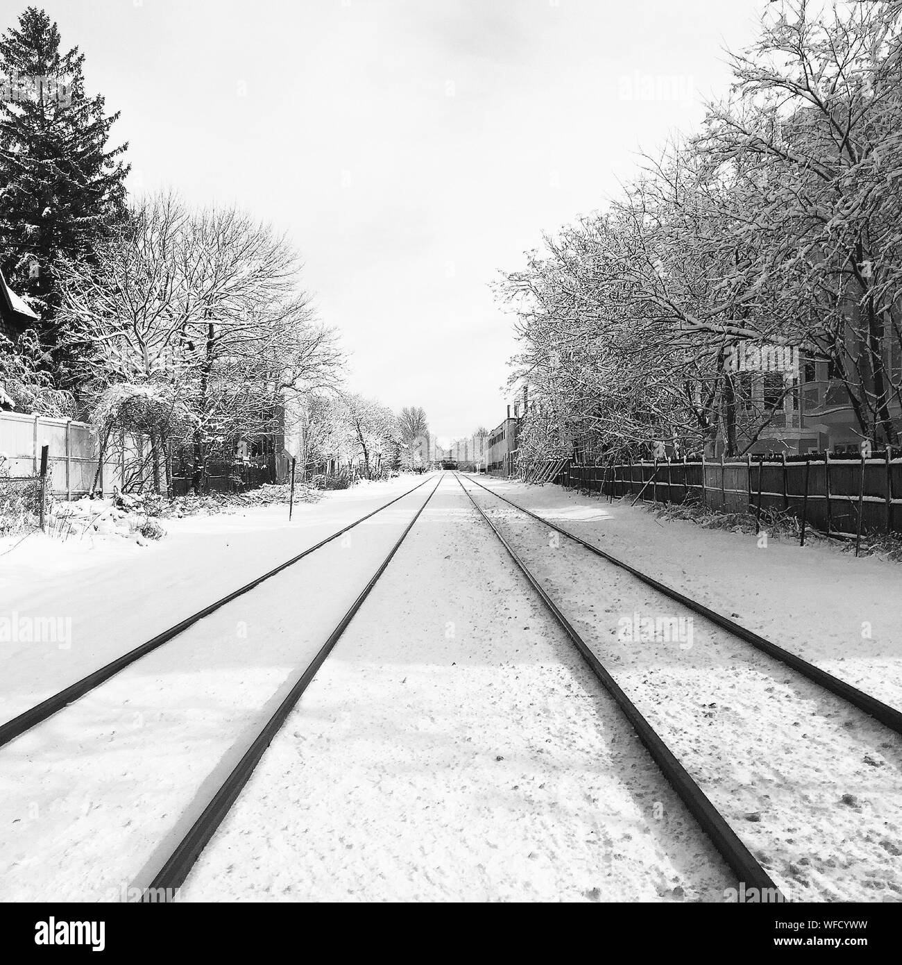 Snowy railroad hi-res stock photography and images - Alamy