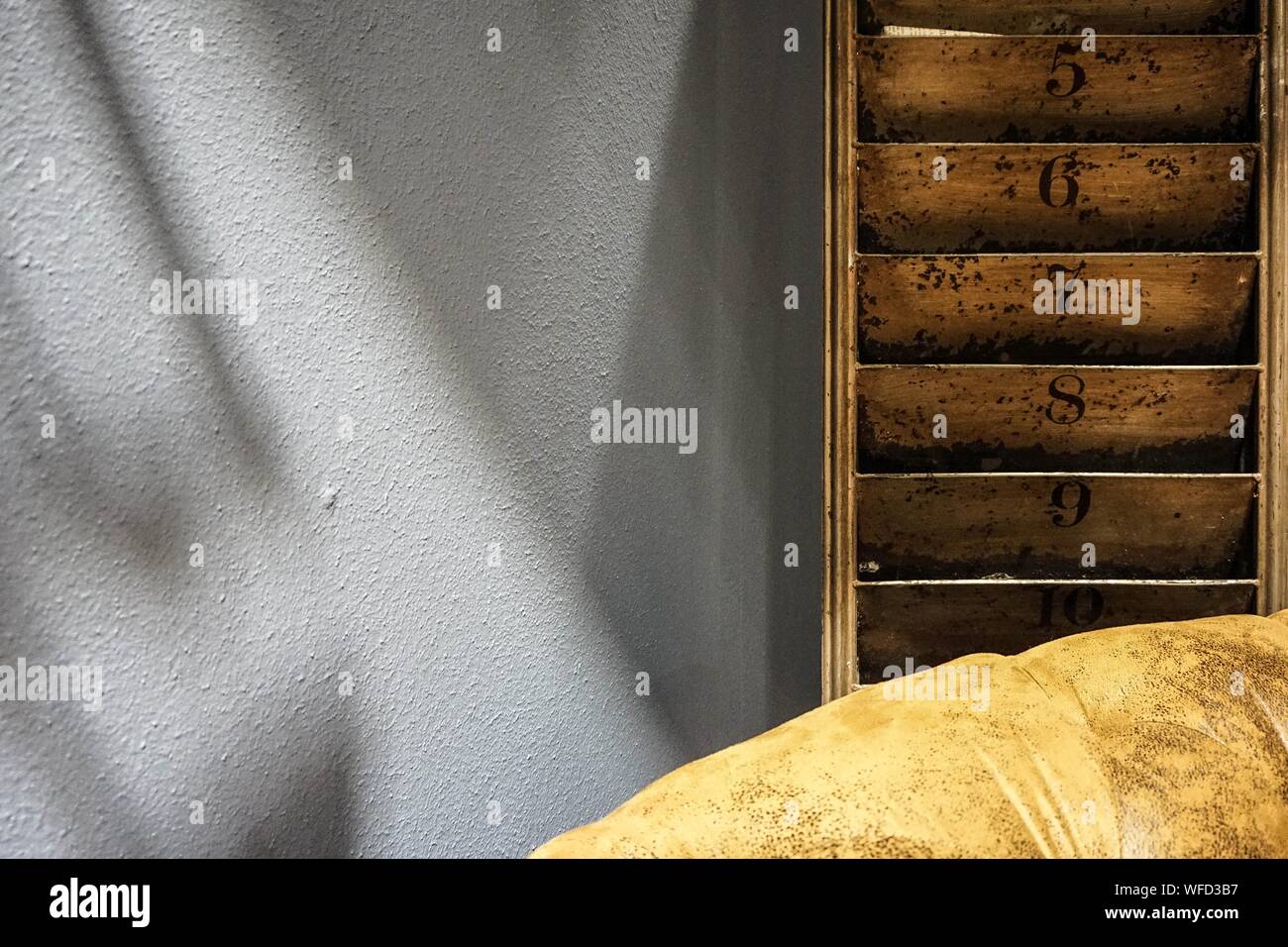 Shadow numbers hi-res stock photography and images - Alamy