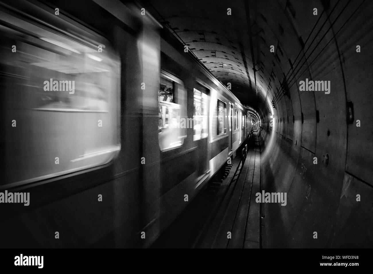 Train in tunnel hi-res stock photography and images - Alamy