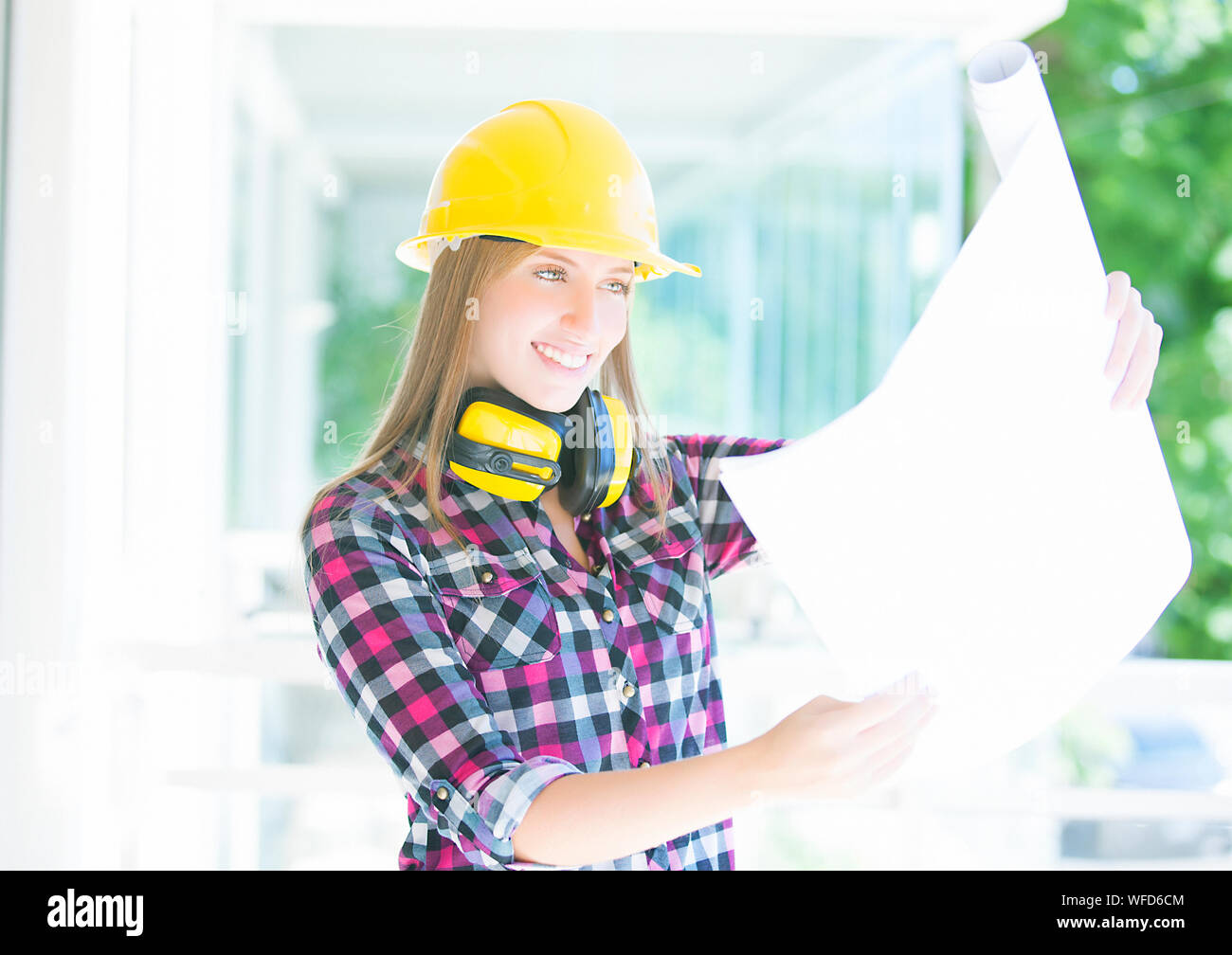 Confident engineer hi-res stock photography and images - Alamy