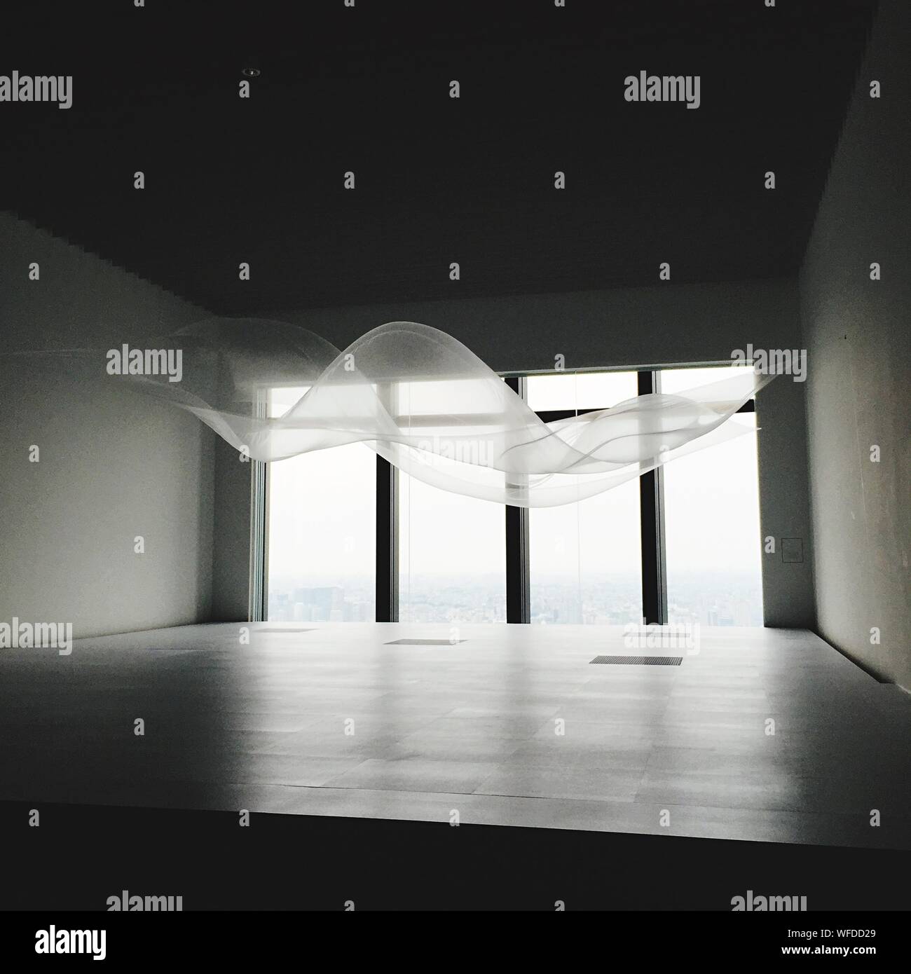 Transparent curtain wall hi-res stock photography and images - Alamy
