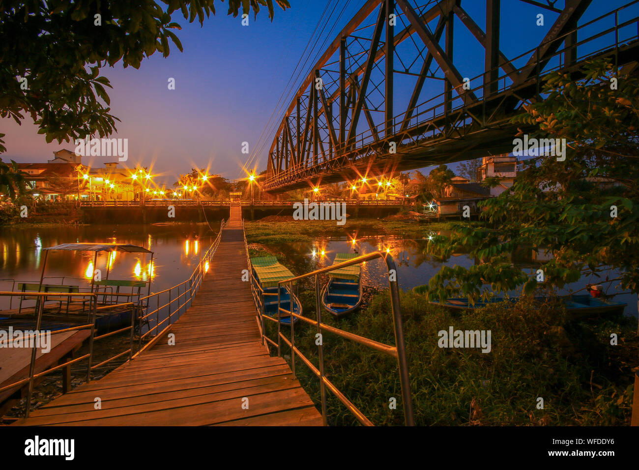 Footbridge over the railway hi-res stock photography and images - Alamy