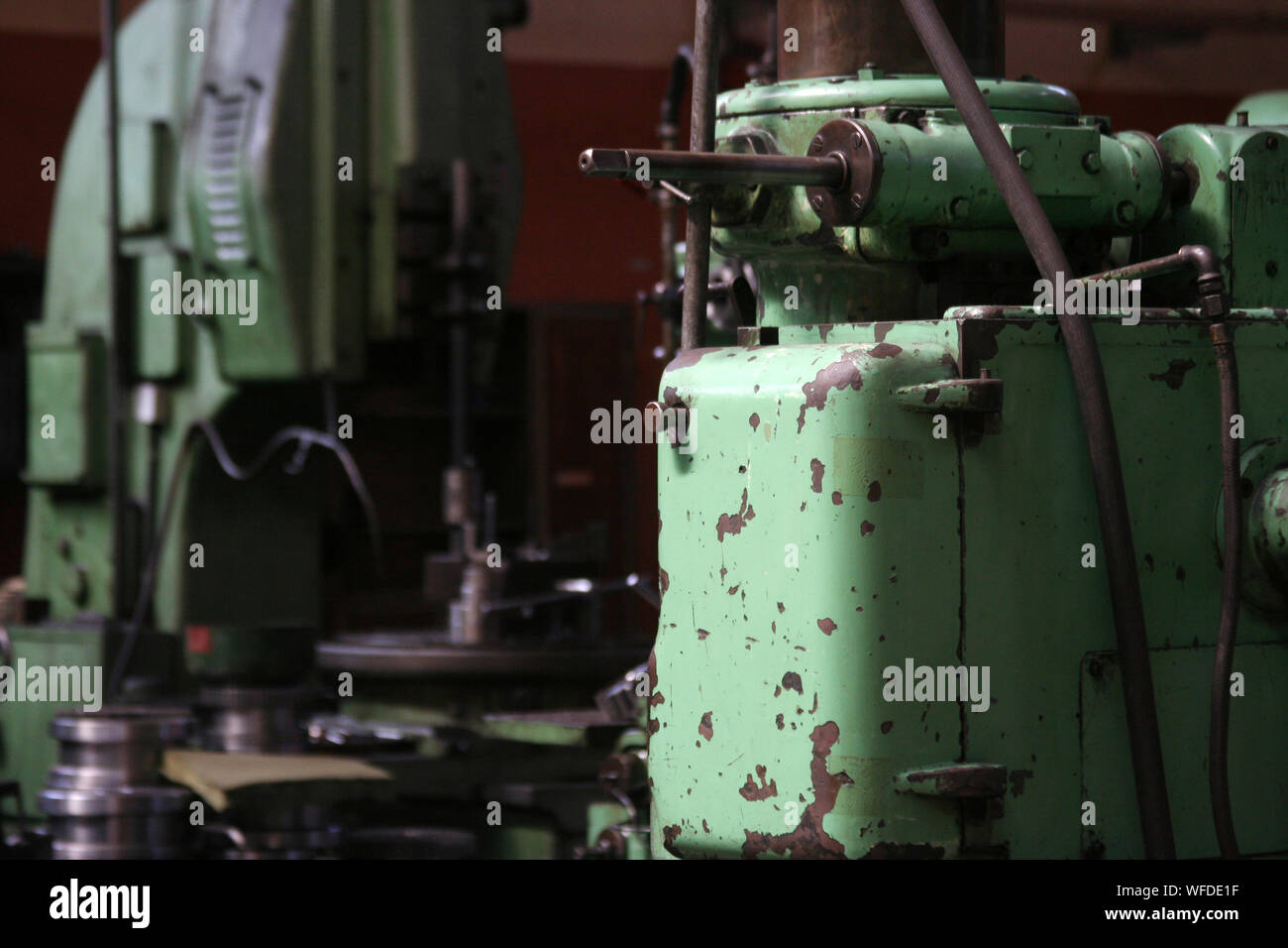 Mechanical industry old machinery lathe Stock Photo - Alamy