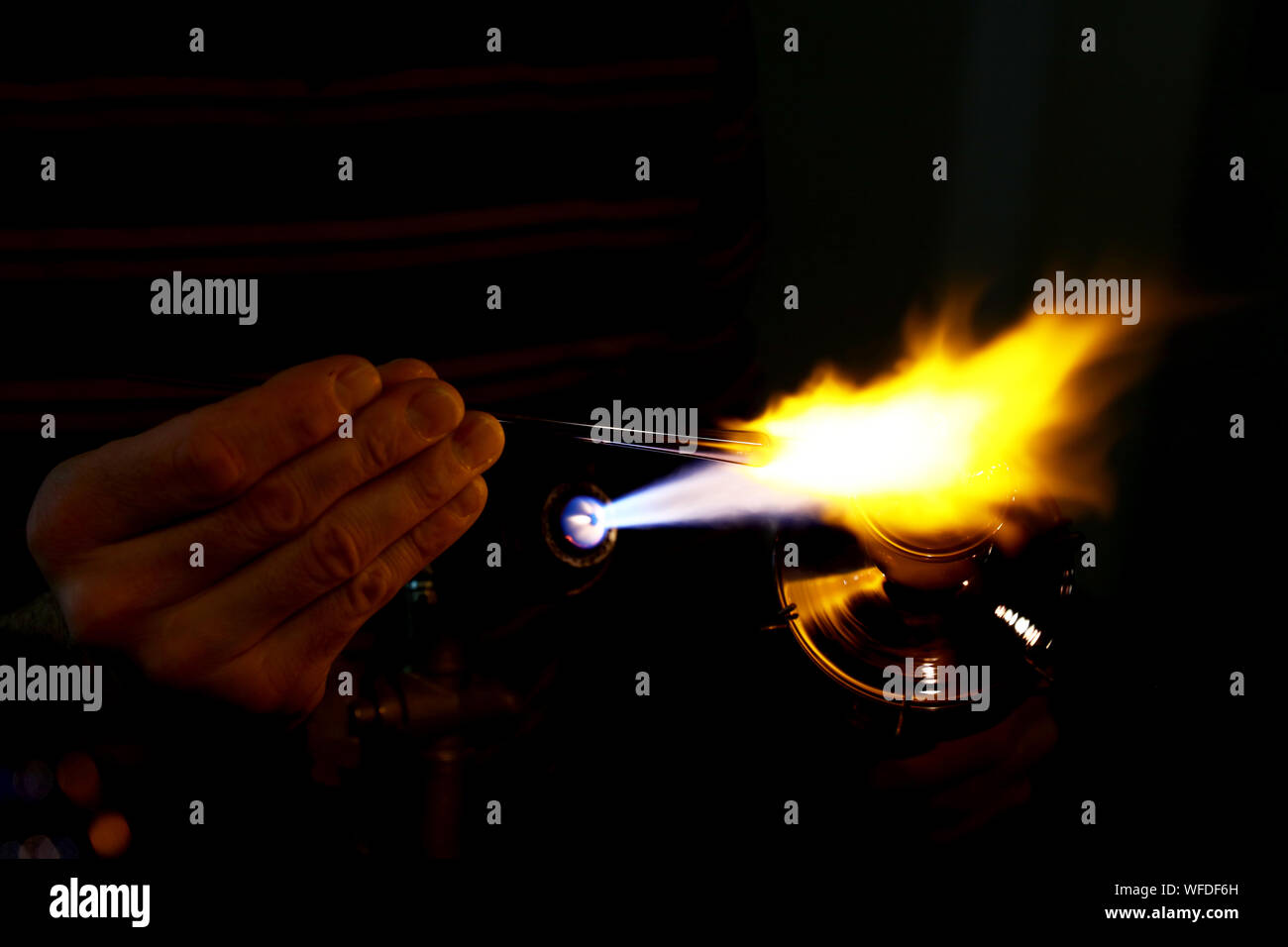 Metal heating hi-res stock photography and images - Alamy