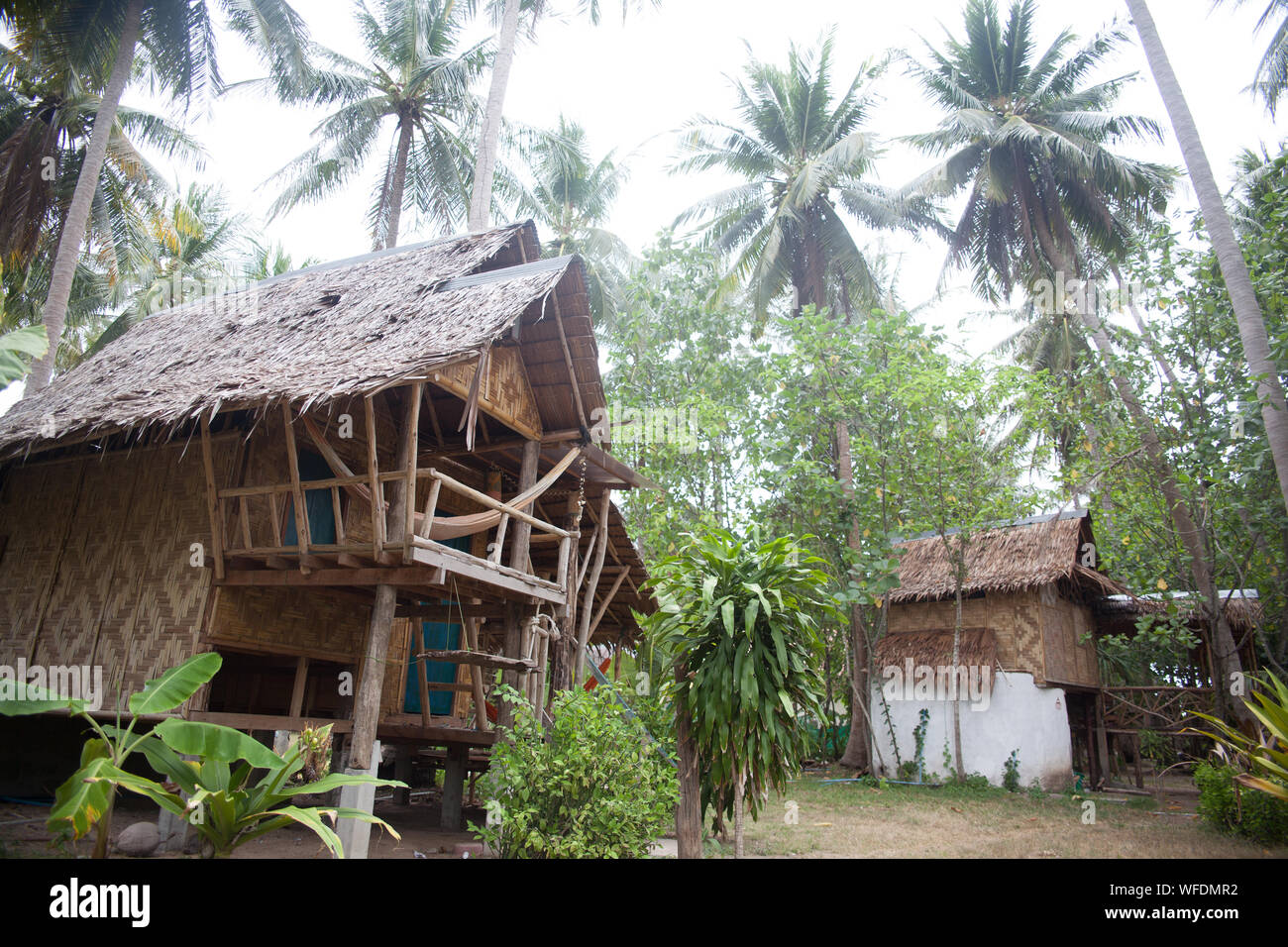 Huts palm trees hi-res stock photography and images - Alamy
