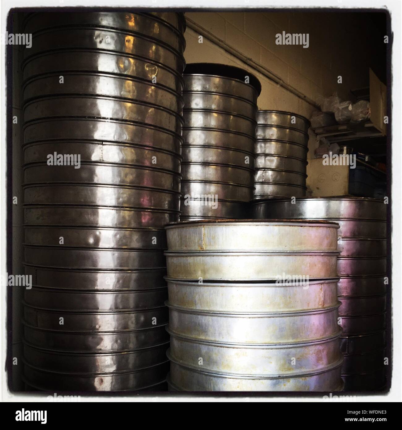 Containers in stack hi-res stock photography and images - Alamy