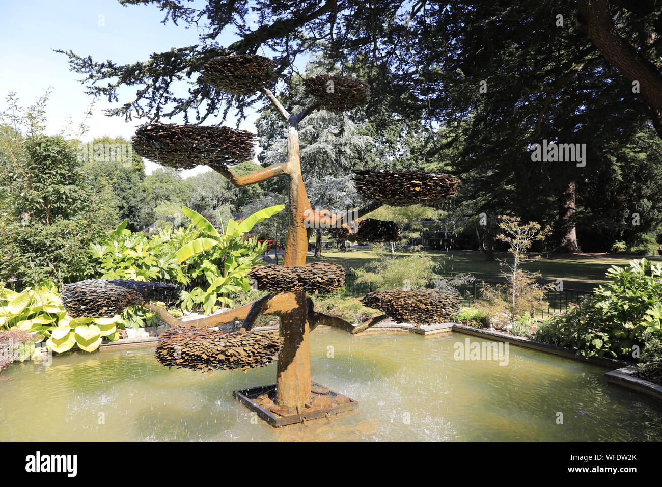 Paultons park theme park hi-res stock photography and images - Alamy