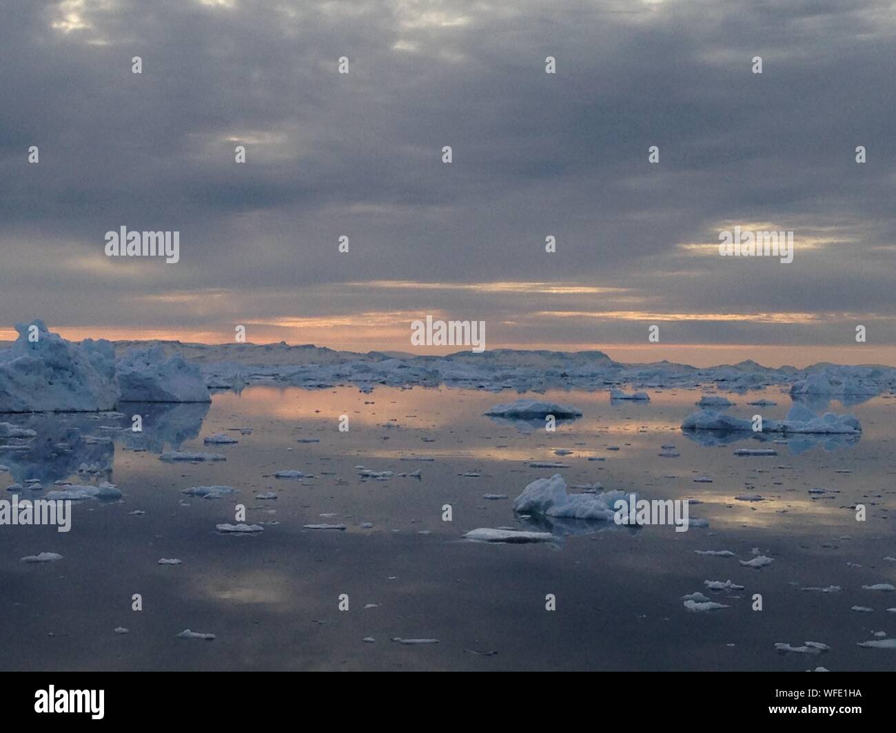 Ice floating on water hi-res stock photography and images - Alamy