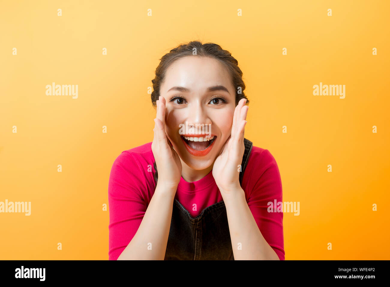Portrait angry young woman talking hi-res stock photography and images ...