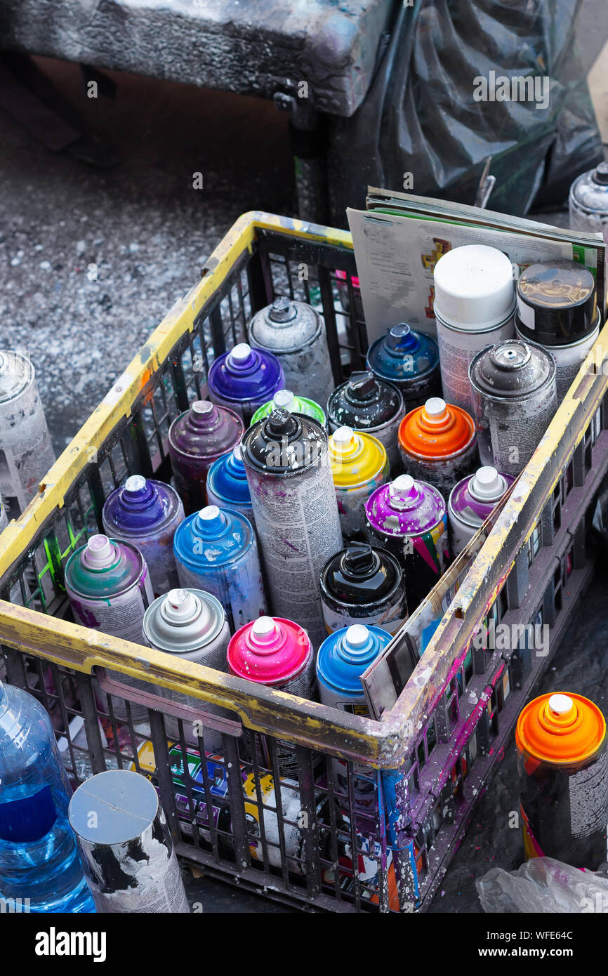 Drawings Of Graffiti Spray Cans