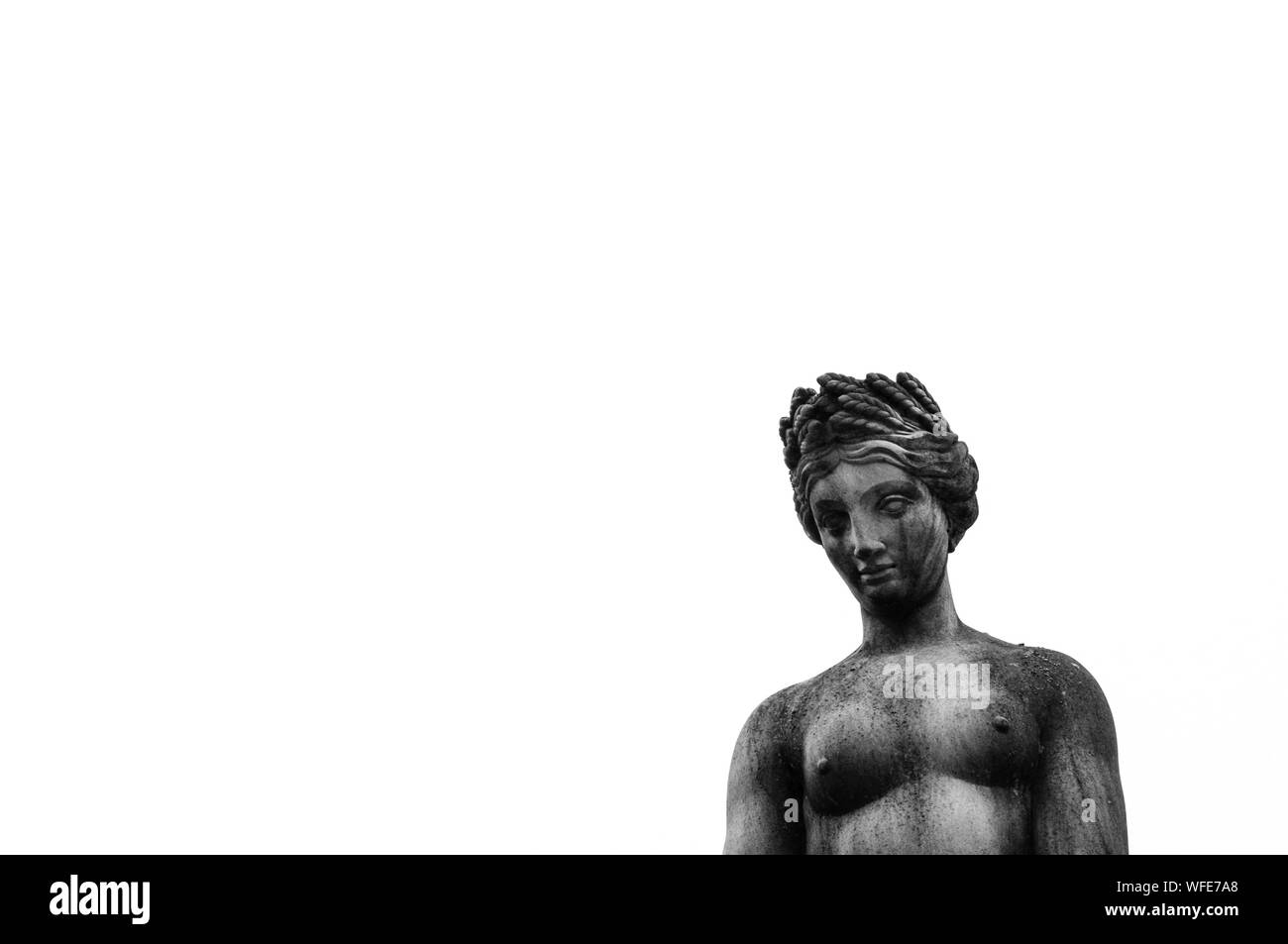 Statue white background hi-res stock photography and images - Alamy