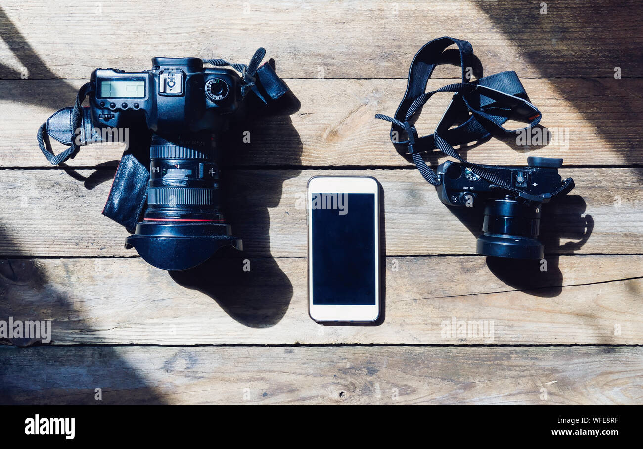 Smart phone cameras hi-res stock photography and images - Alamy