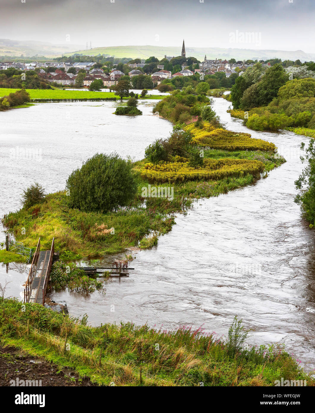 View river flooding farmland river hi-res stock photography and images ...