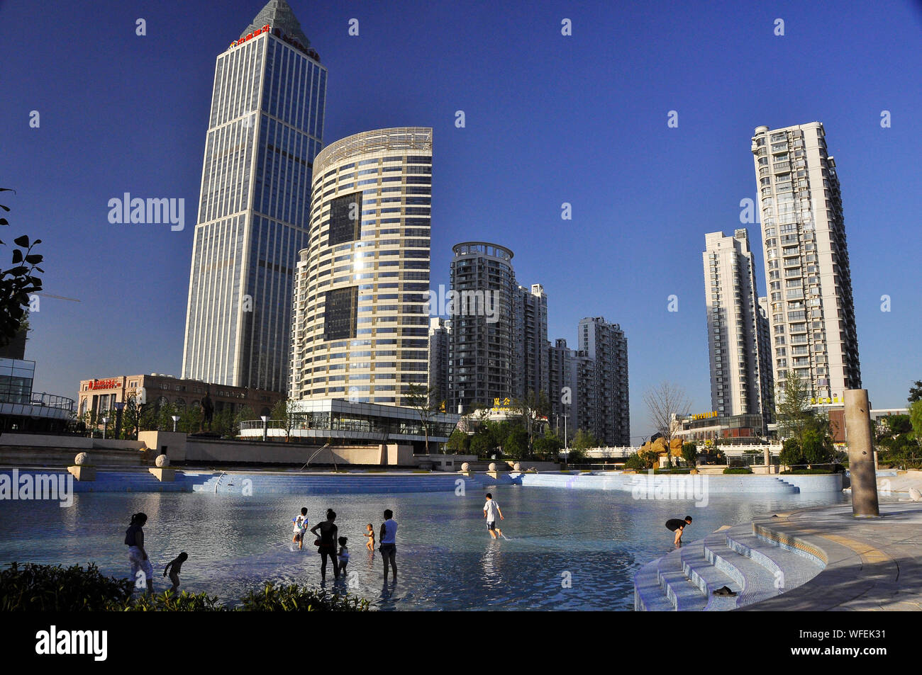 Nantong park hi-res stock photography and images - Alamy