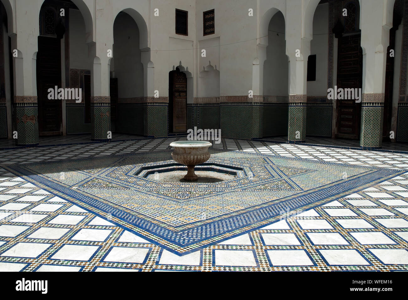 Interior zellige floor hi-res stock photography and images - Alamy