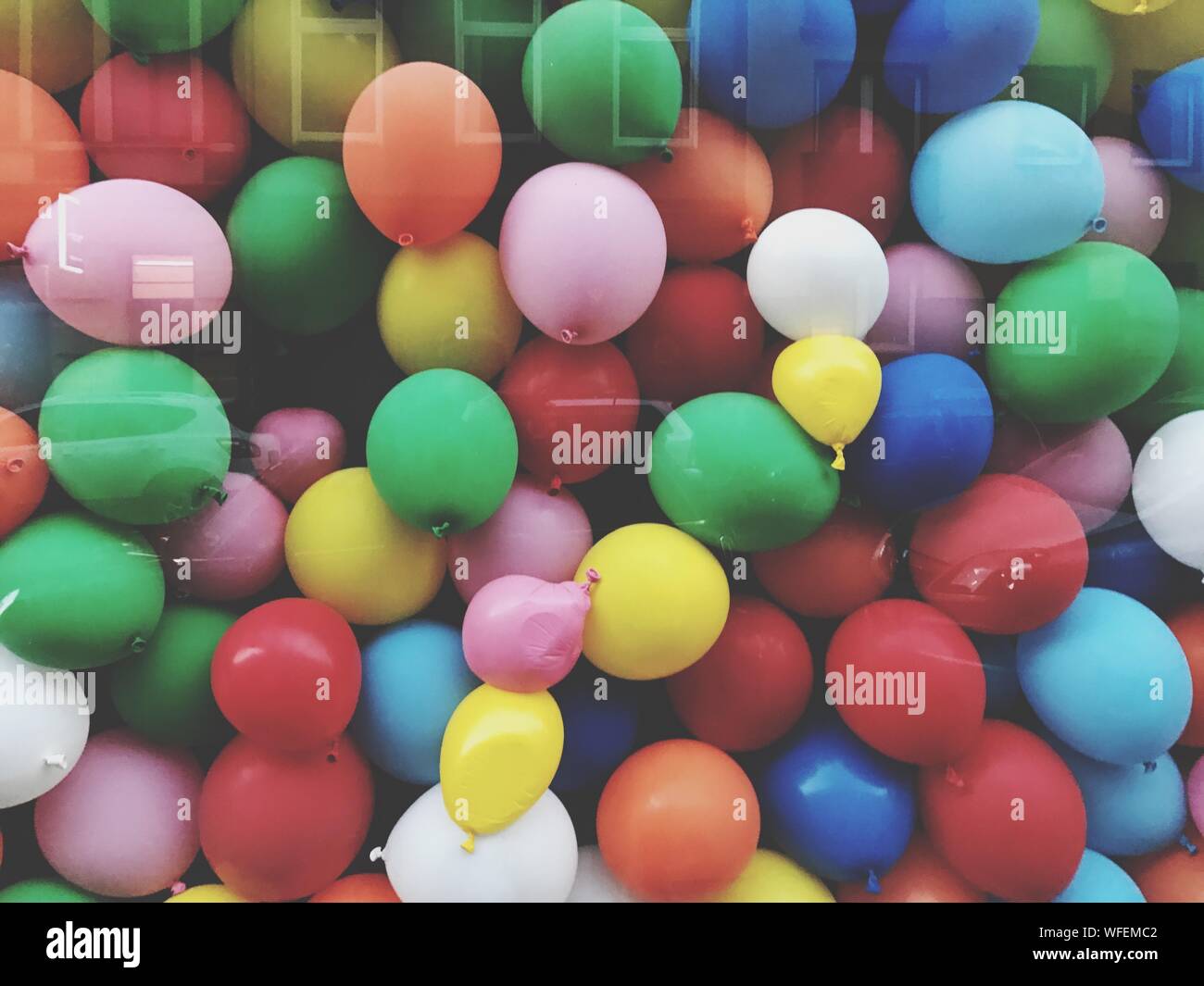 Glass balloons hi-res stock photography and images - Alamy