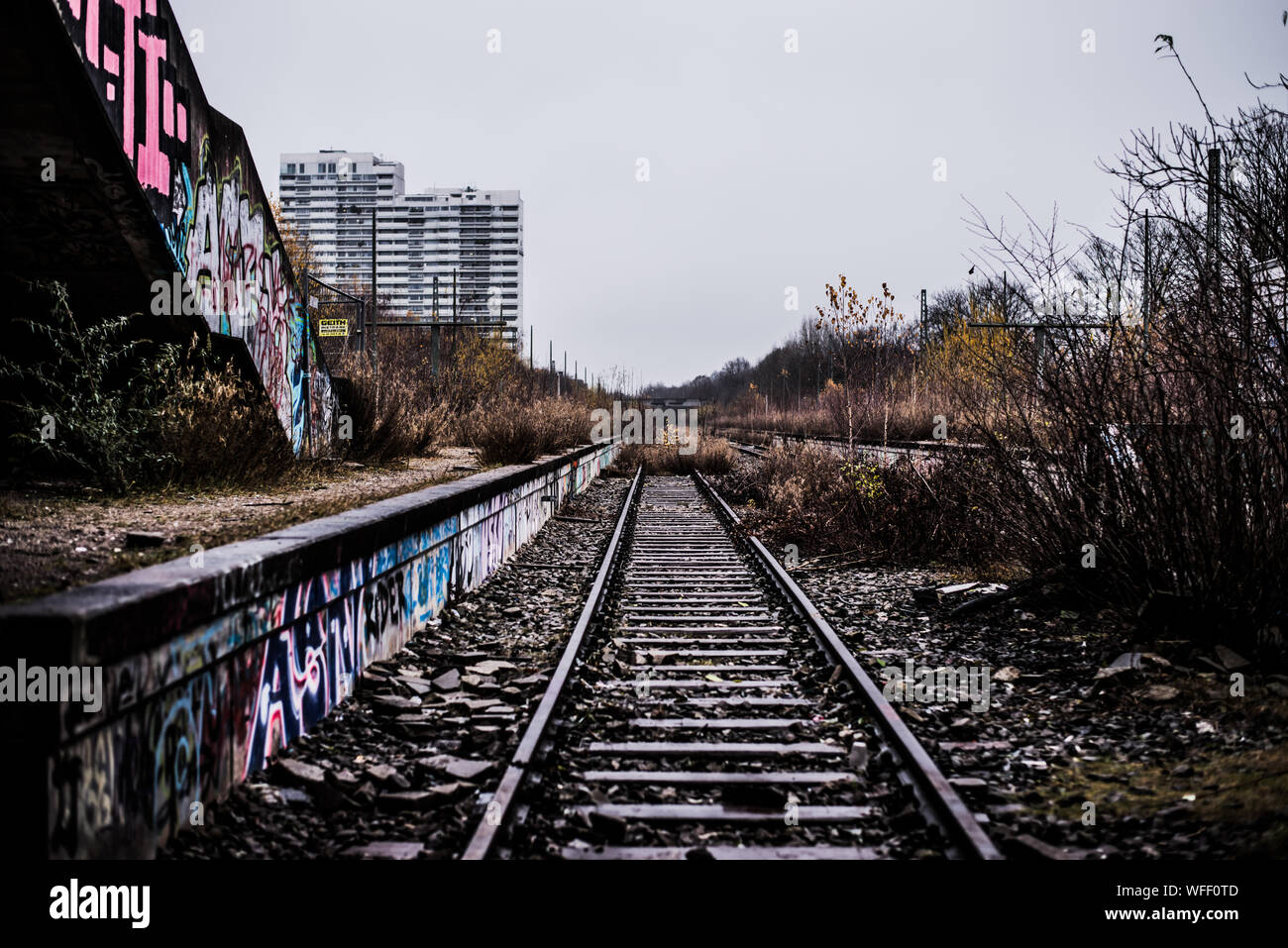Long straight rail way hi-res stock photography and images - Alamy