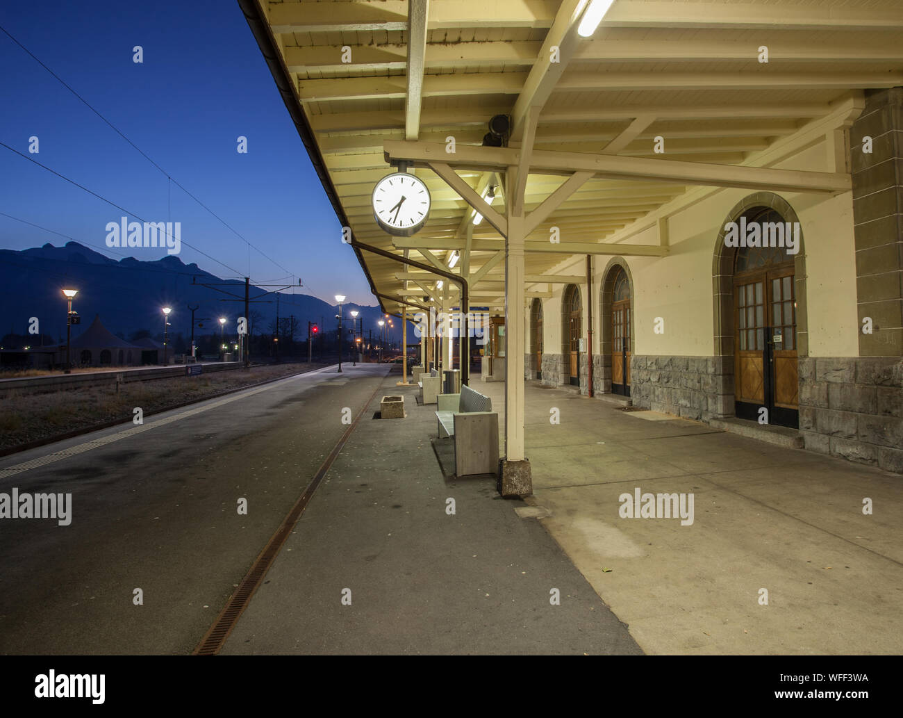 Empty railroad station night architecture hi-res stock photography and ...