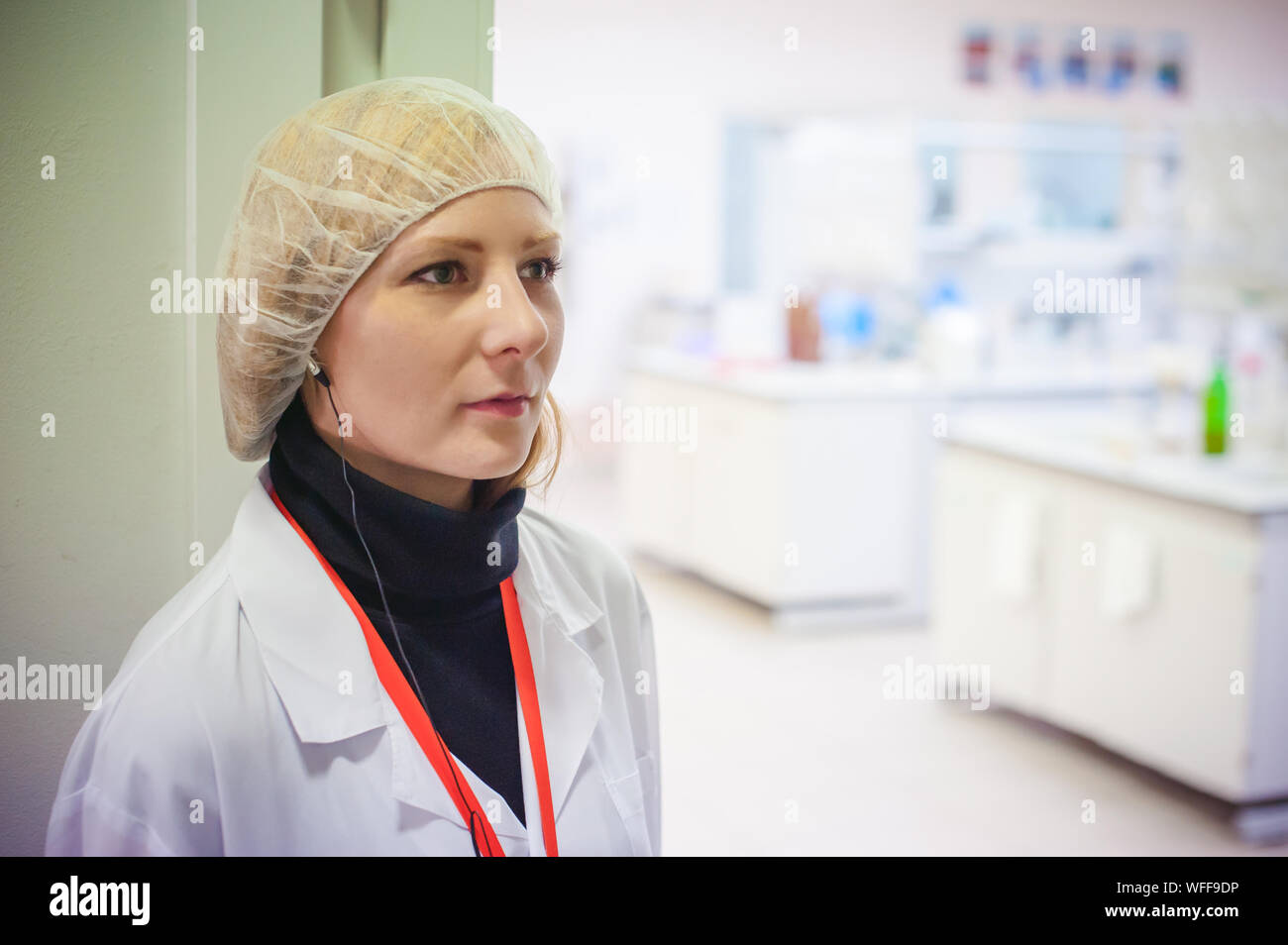 Doctor cap hi-res stock photography and images - Alamy