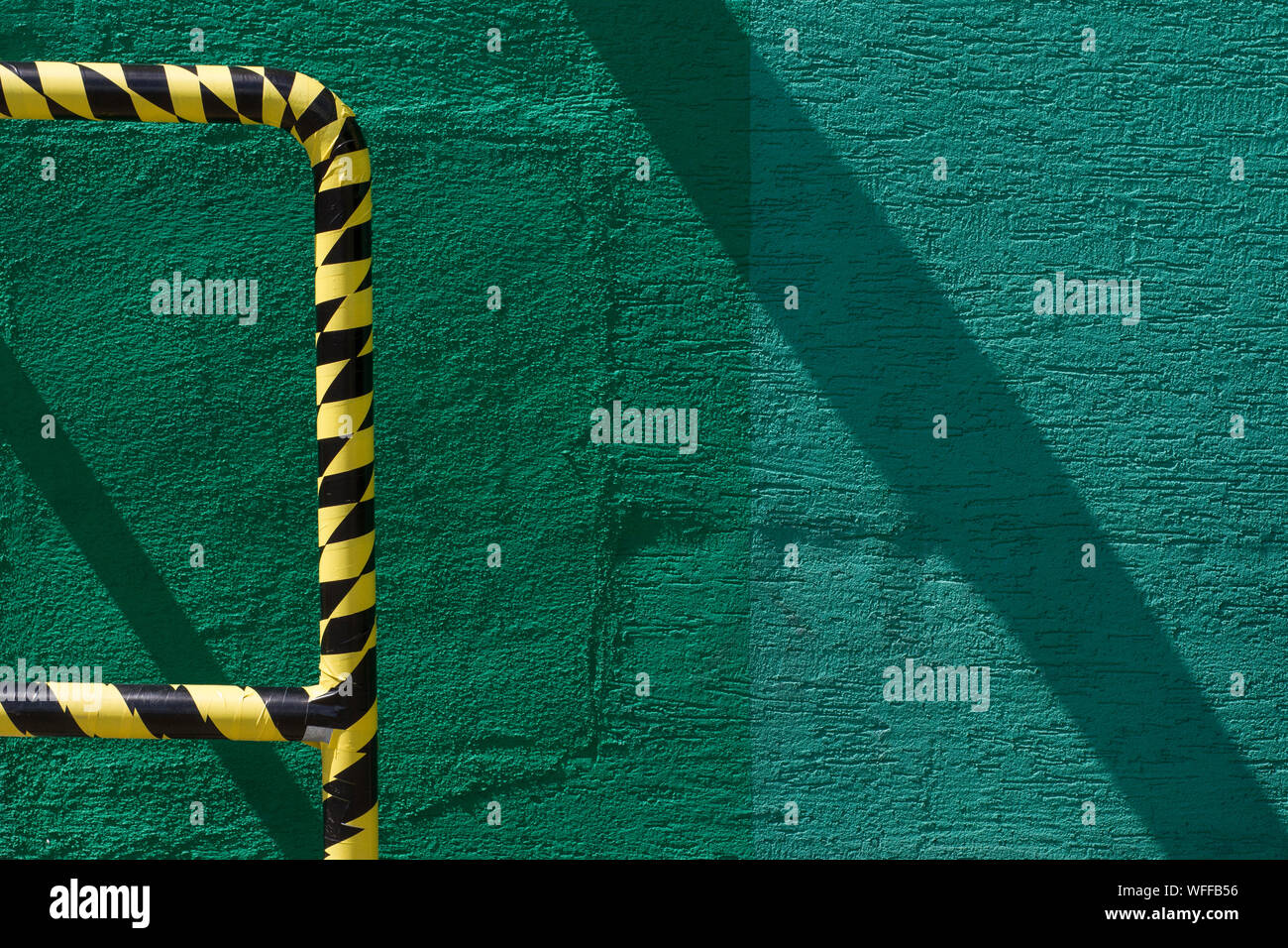 Barricade wall hi-res stock photography and images - Alamy